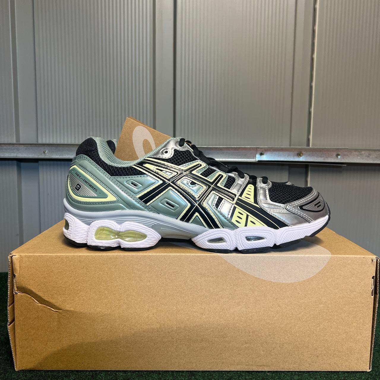 ASICS Men's Silver and Green Trainers | Depop