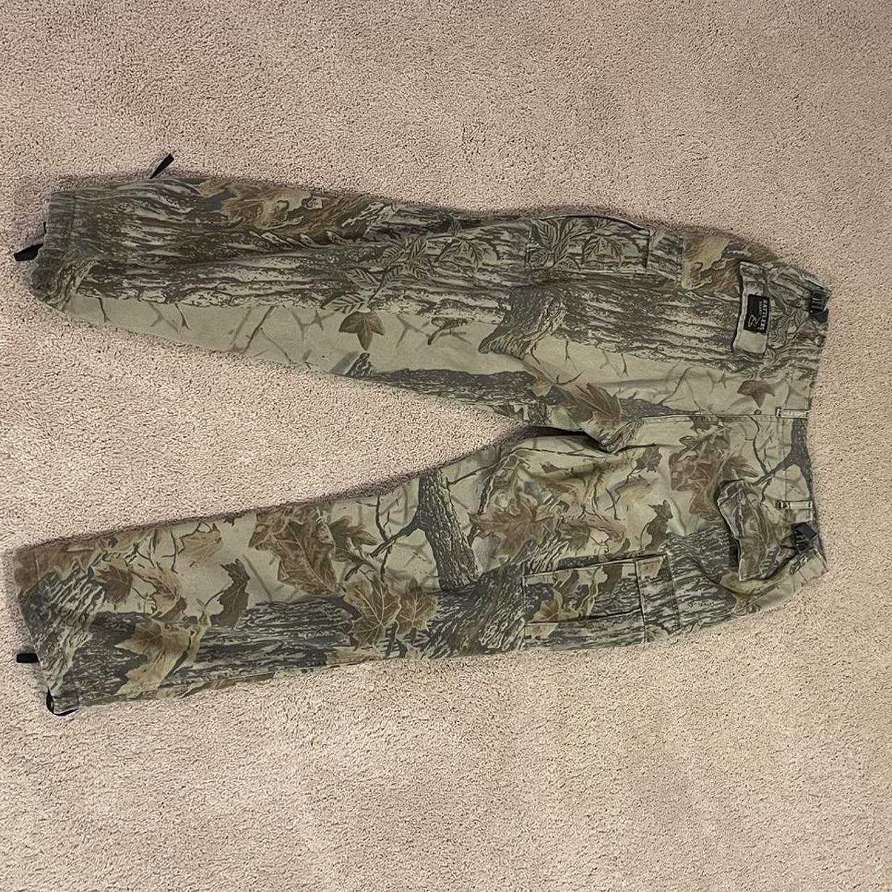 Wild Vintage RealTree Cargos Sz.XL #vintage #camo... - Depop