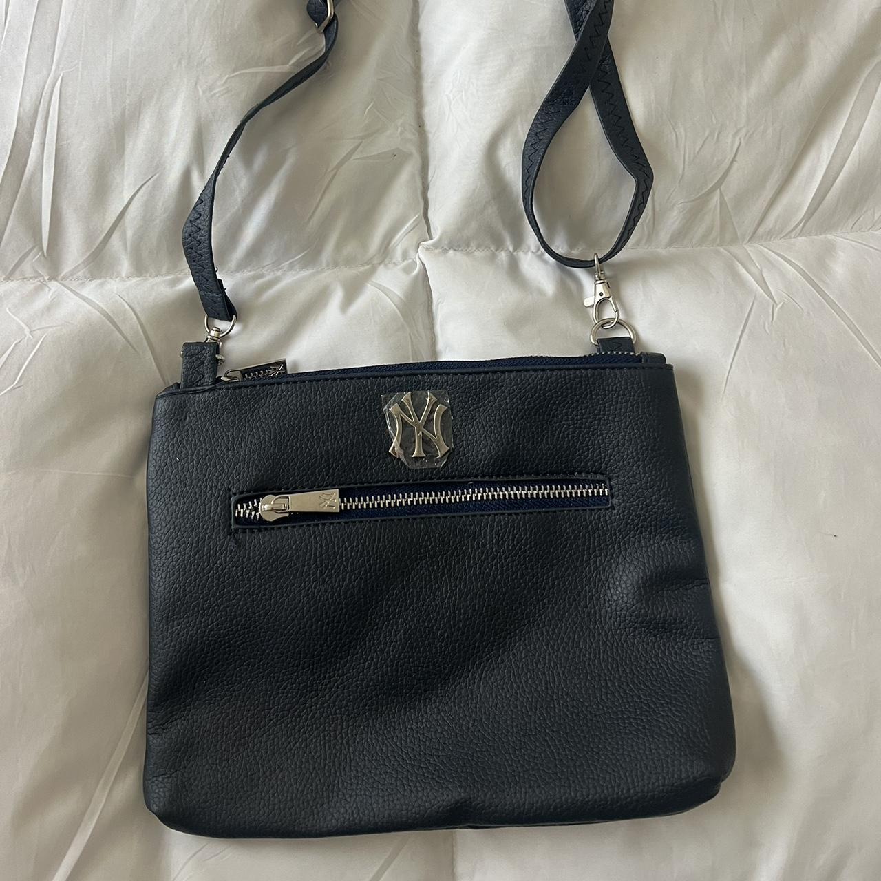 NY Yankees purse - Depop
