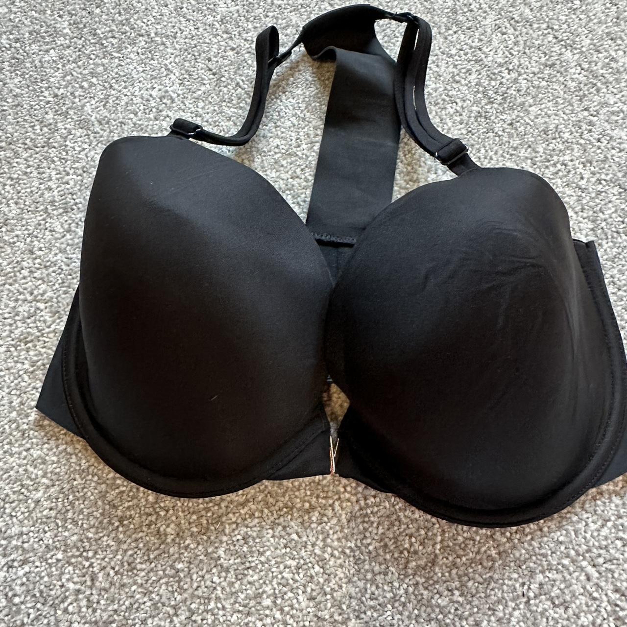 Victoria Secret 32DDD (32E) racer back black bra.... - Depop