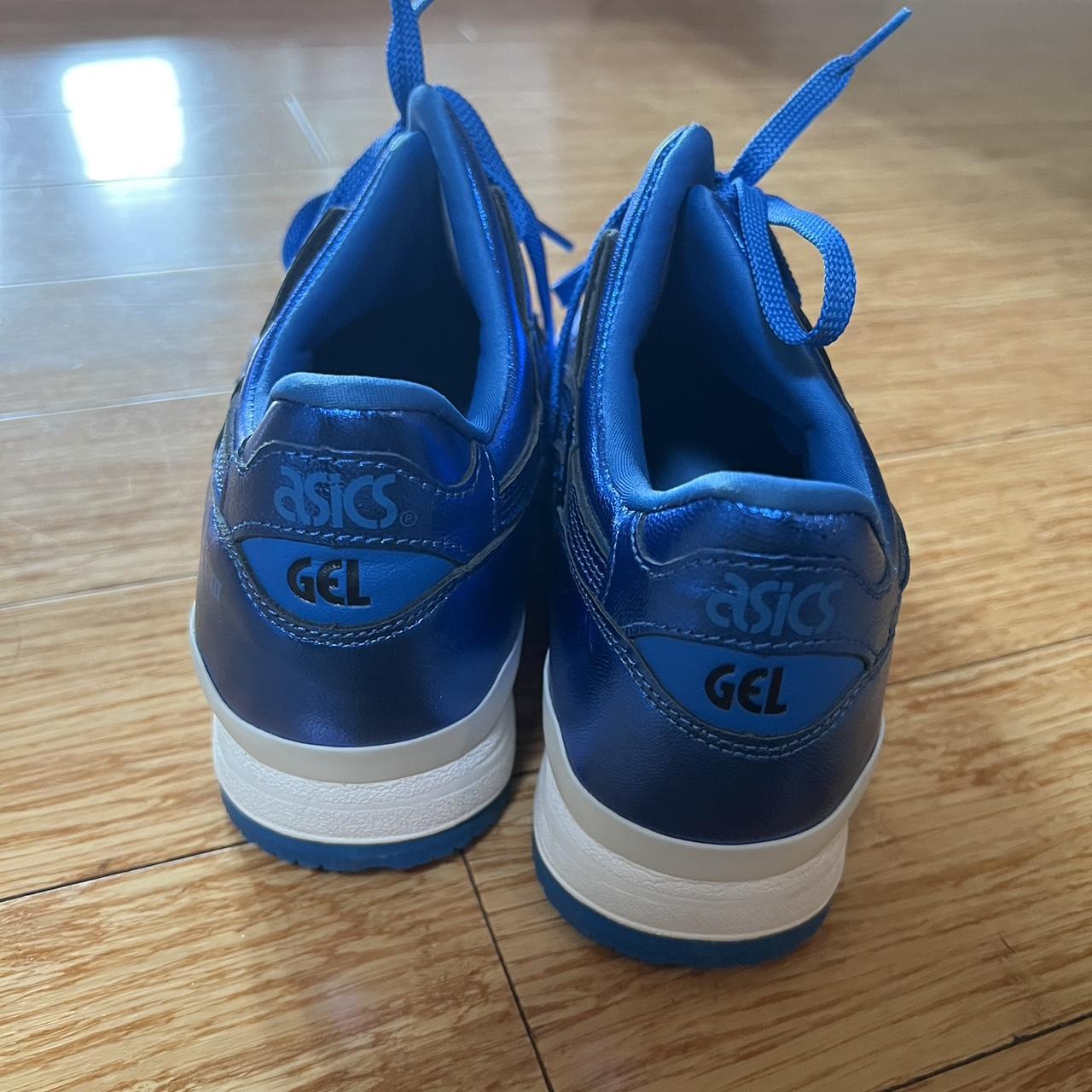 ASICS Women's Blue and Silver Trainers | Depop