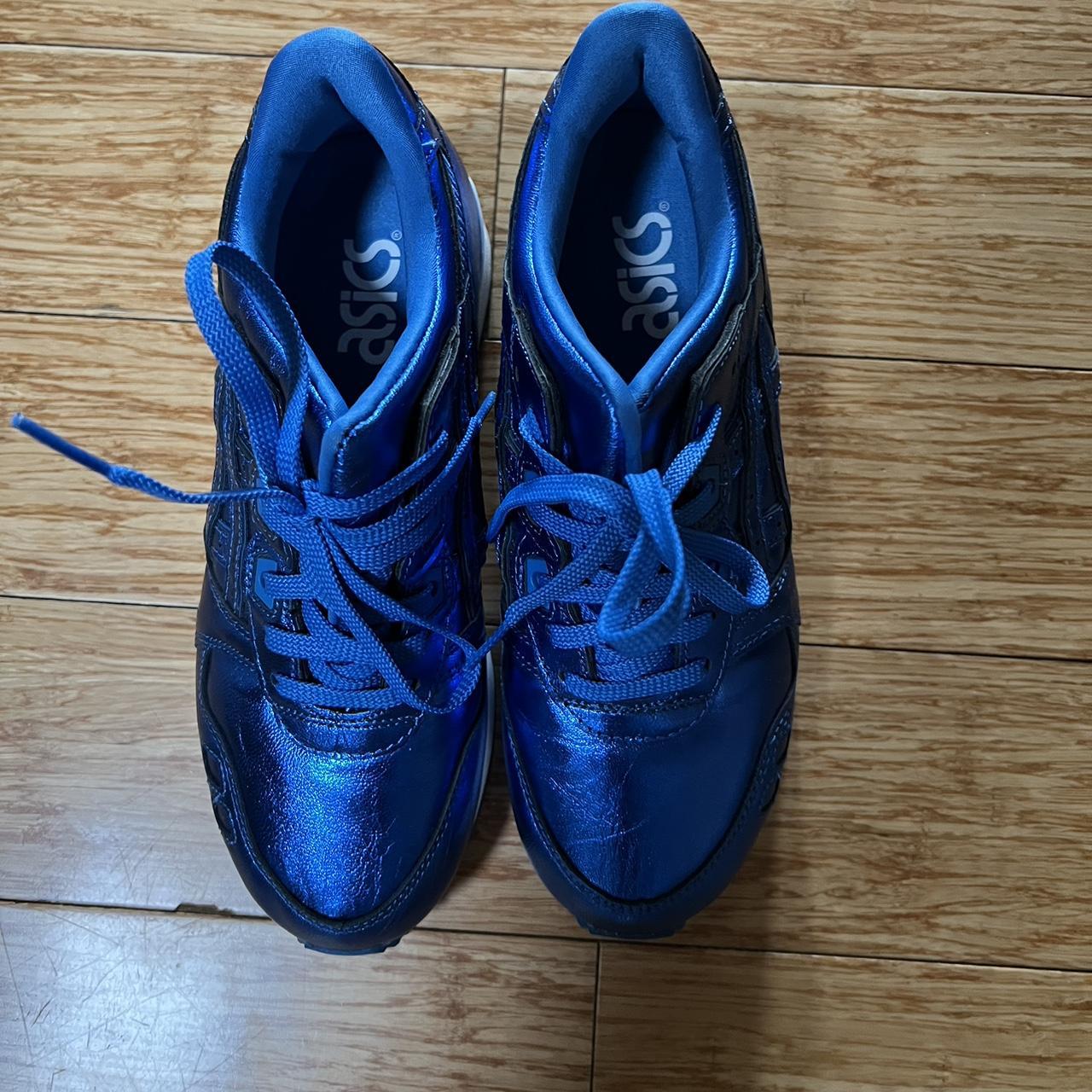 ASICS Women's Blue and Silver Trainers | Depop