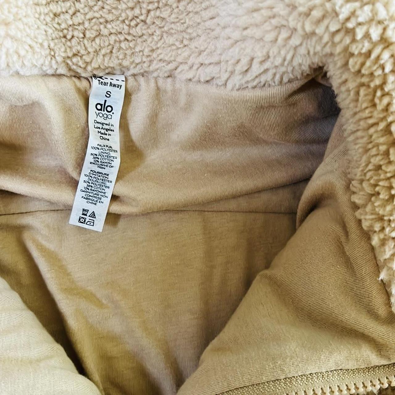 ALO SHERPA JACKET SIZE SMALL Super cozy and soft.... - Depop