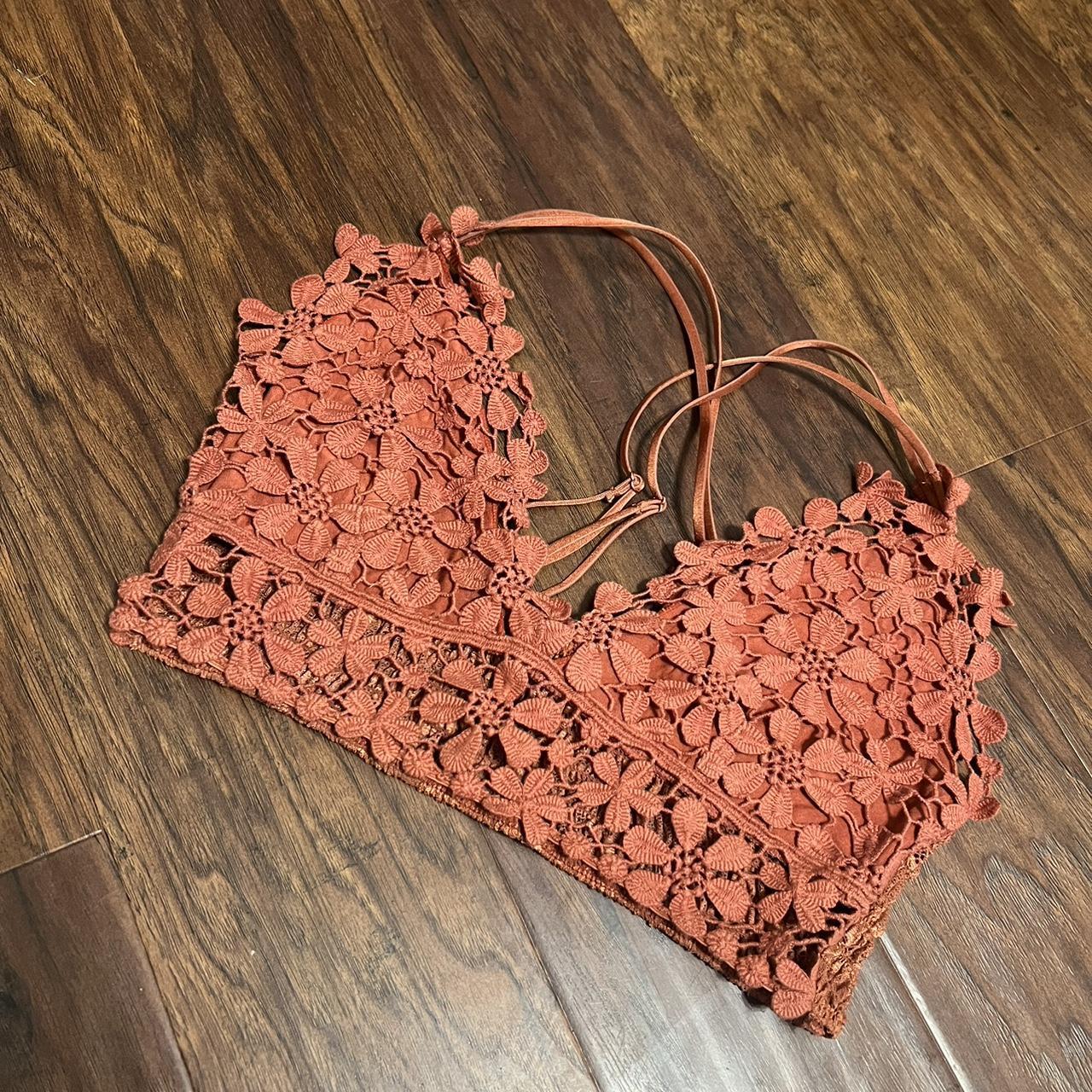 Cute bralette, would be really cute under a sweater. - Depop