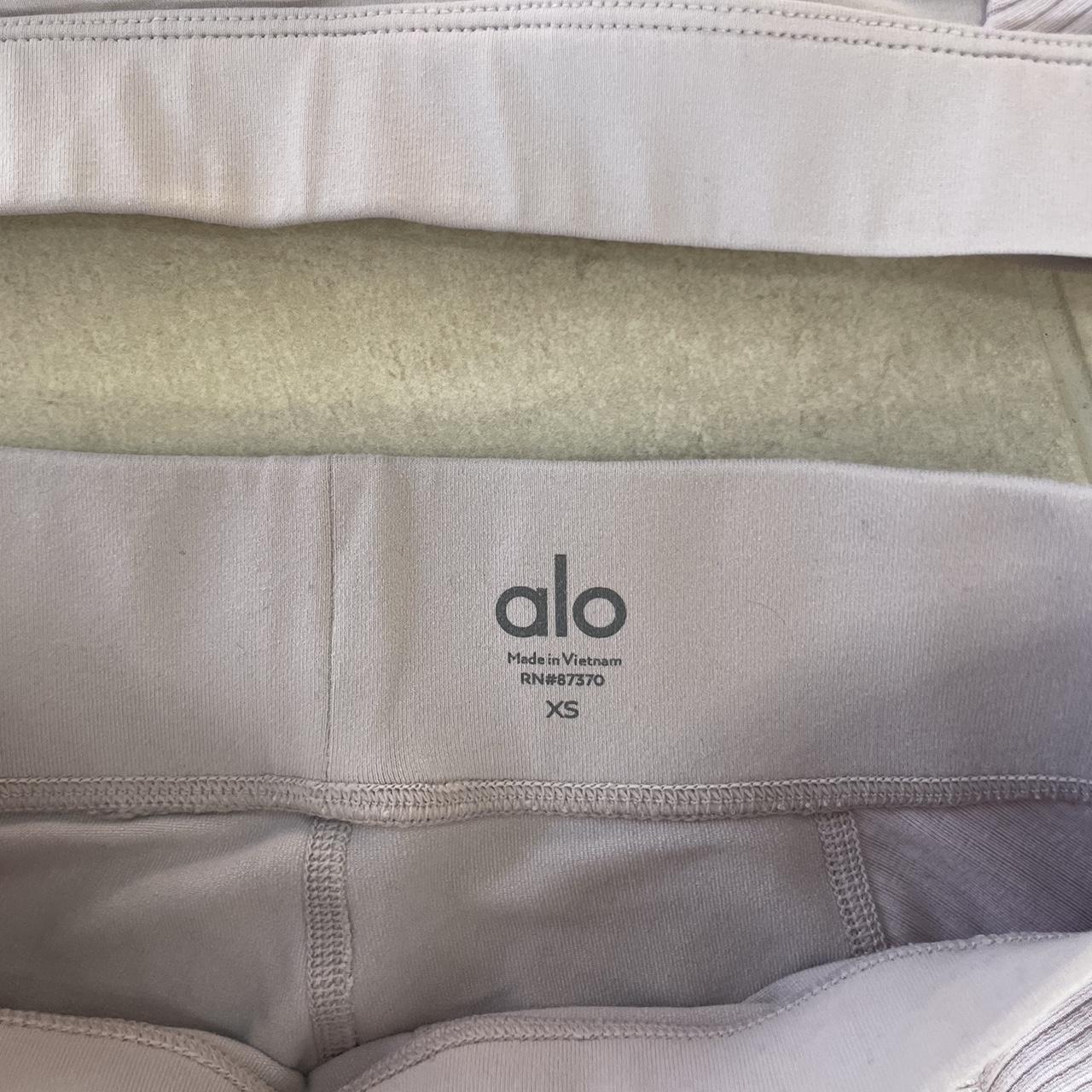 Alo Yoga Lilac Set Size XS - Depop