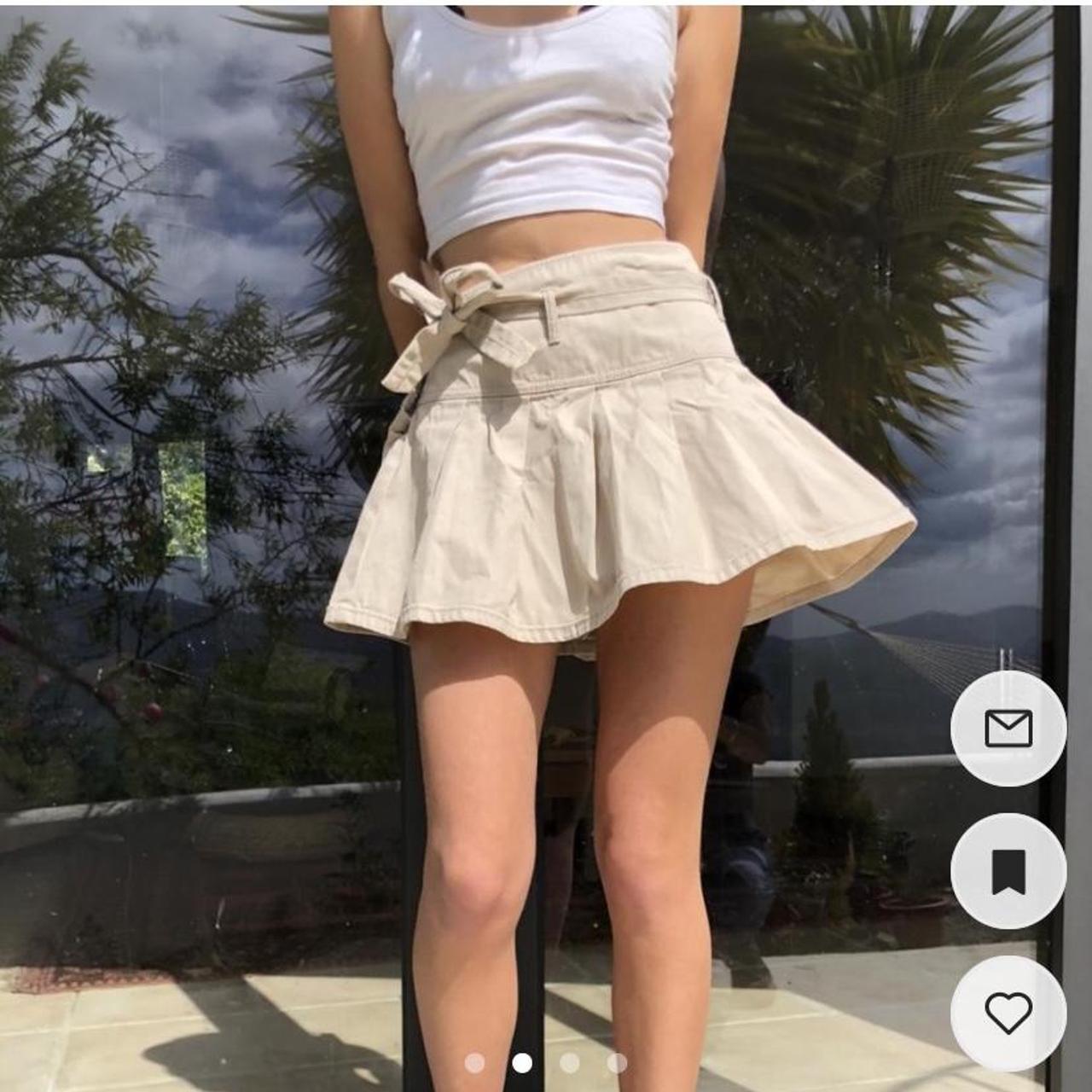 Super cute tan United Colours of Benetton mini... - Depop