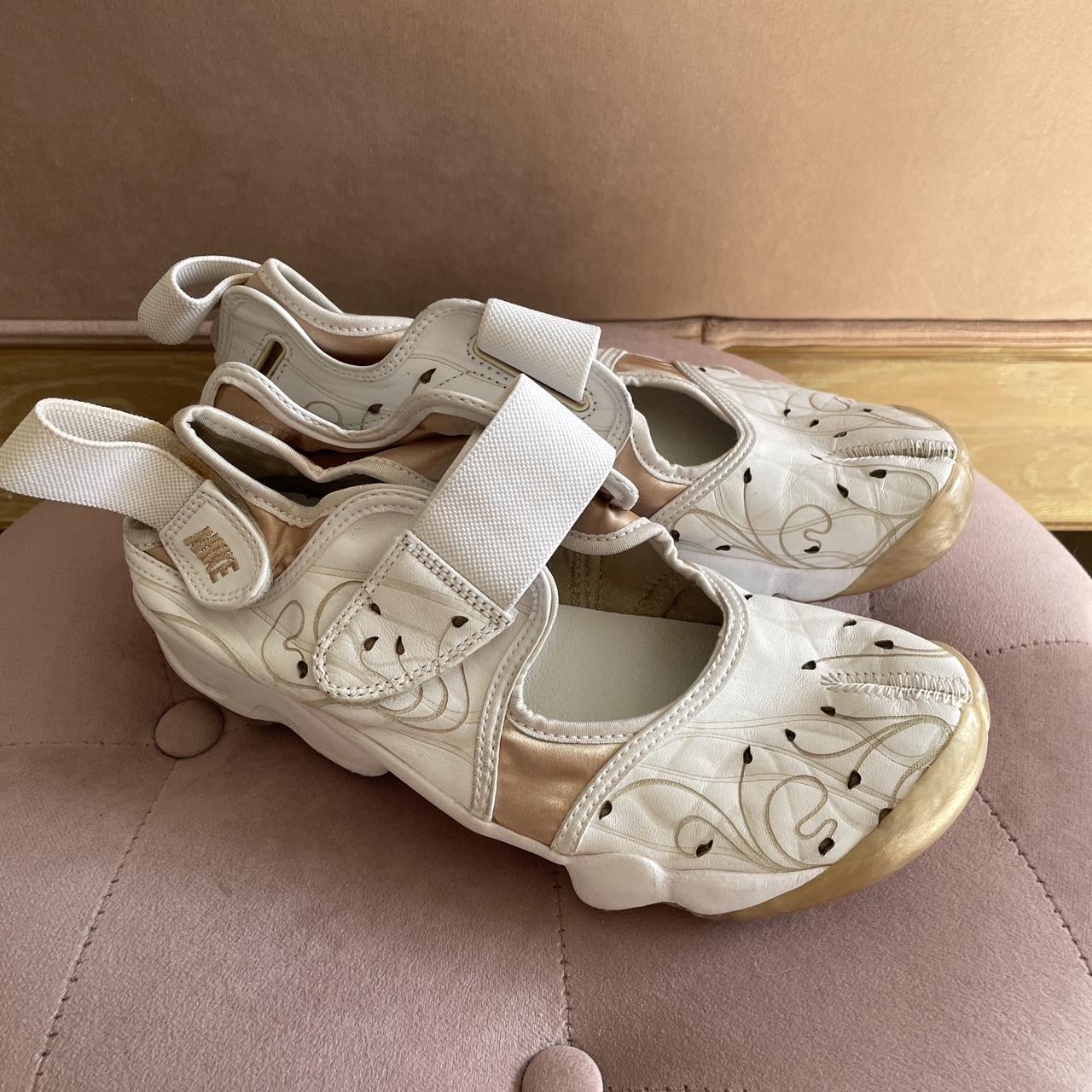 Rare Nike Air rift trainers Hardly worn Size 6.5 UK | Depop