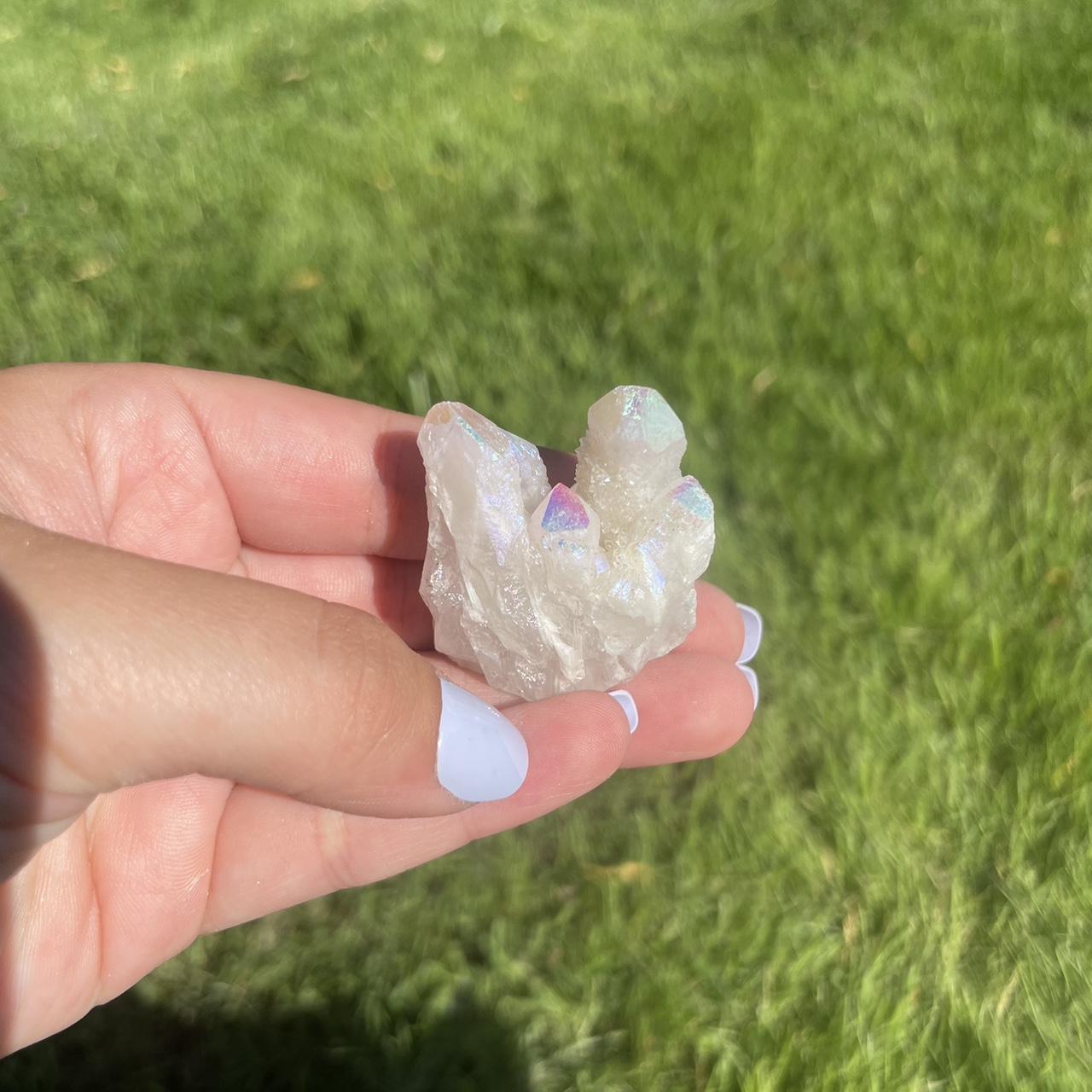 angel quartz cluster so freaking beautiful.... - Depop