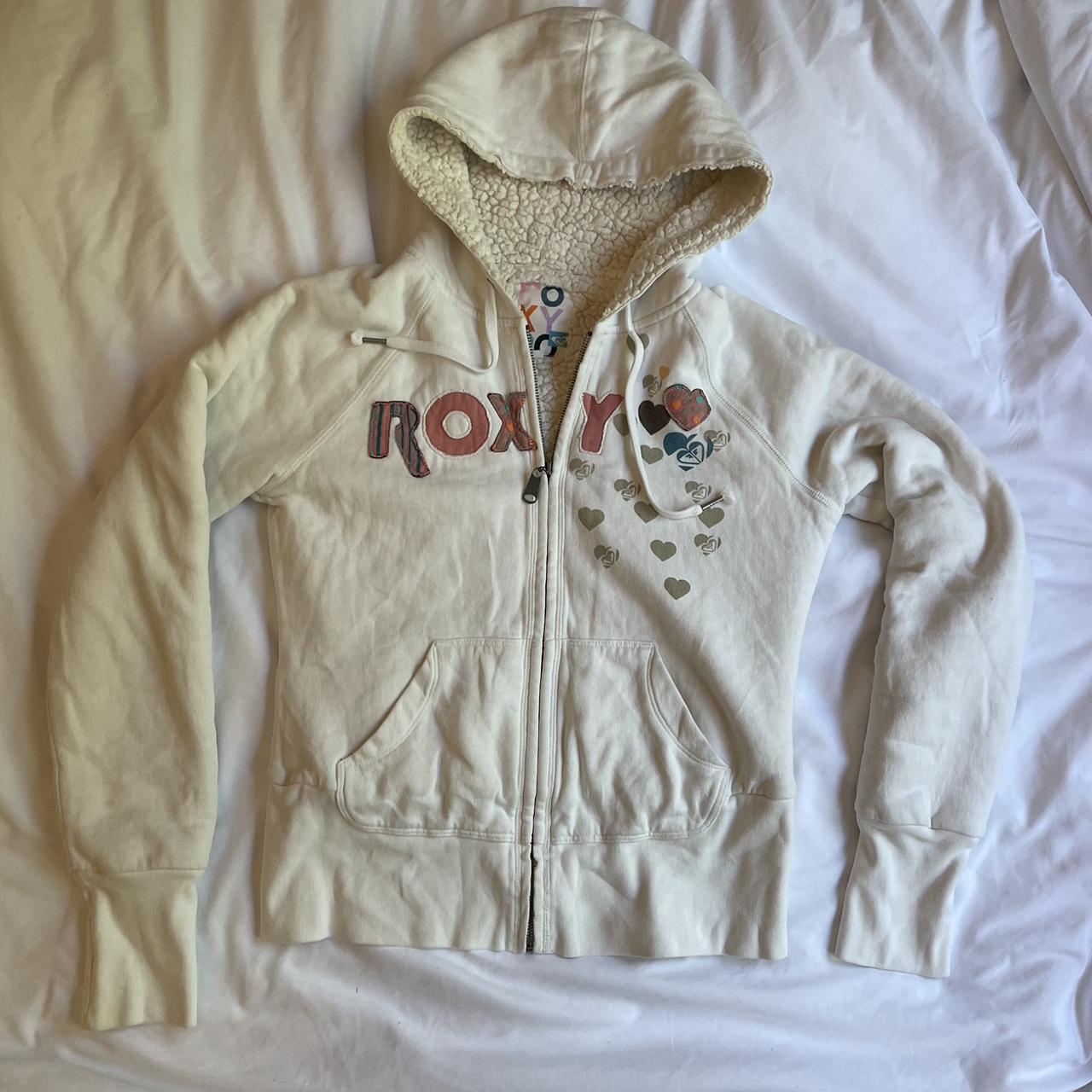 **free shipping** super cute vintage roxy heart... - Depop