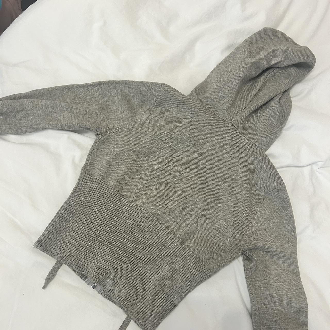 grey matching set, fitted and super cute - Depop