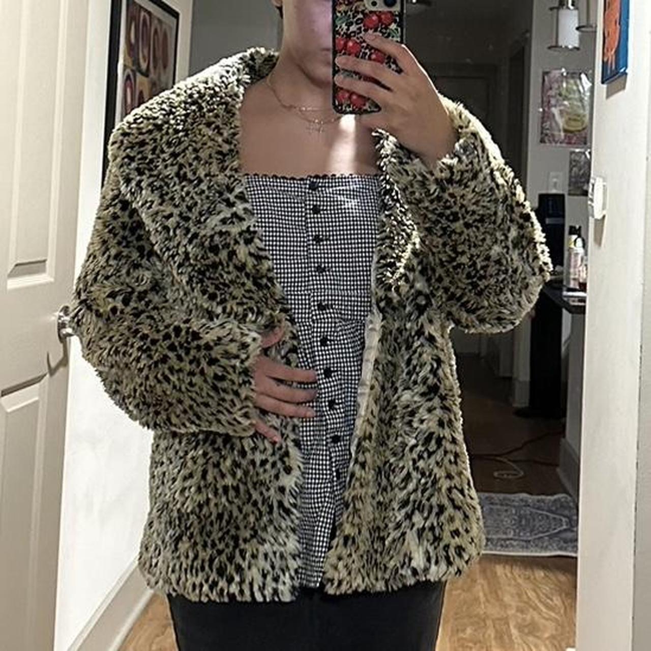 Vintage warm cheetah print faux fur jacket #wintercoats - Depop