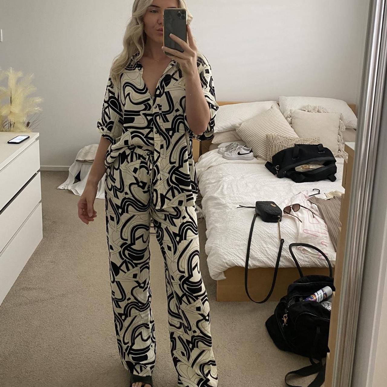 DISSH SET size 8/small - Depop