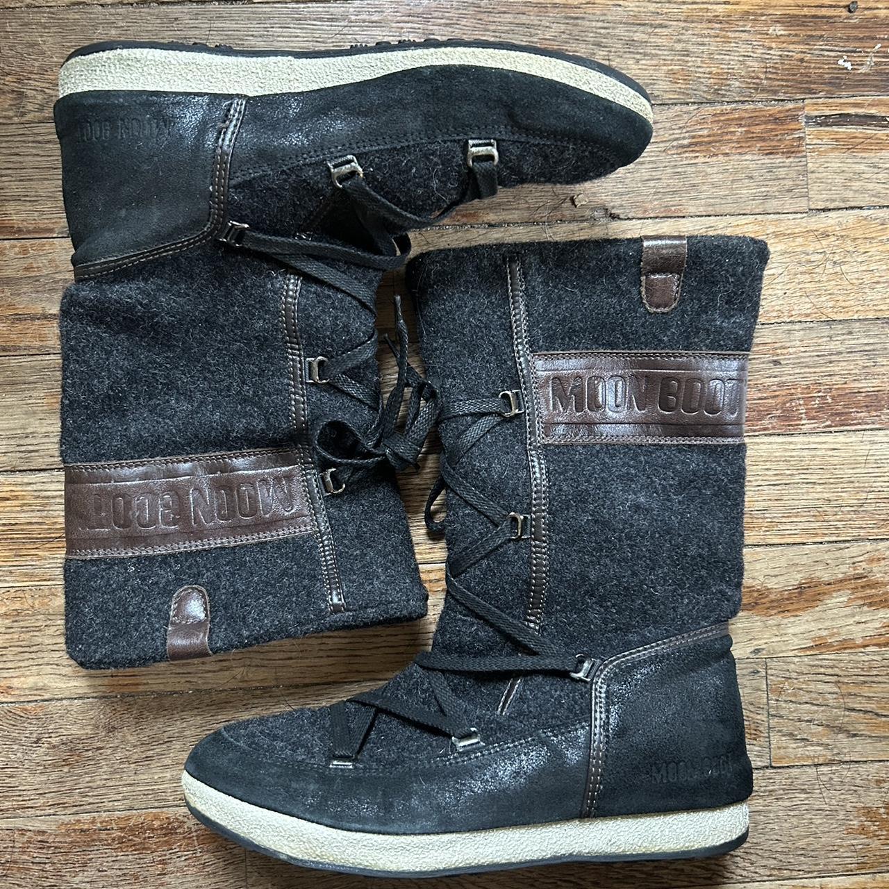 Gray and brown moon boots W7 - Depop