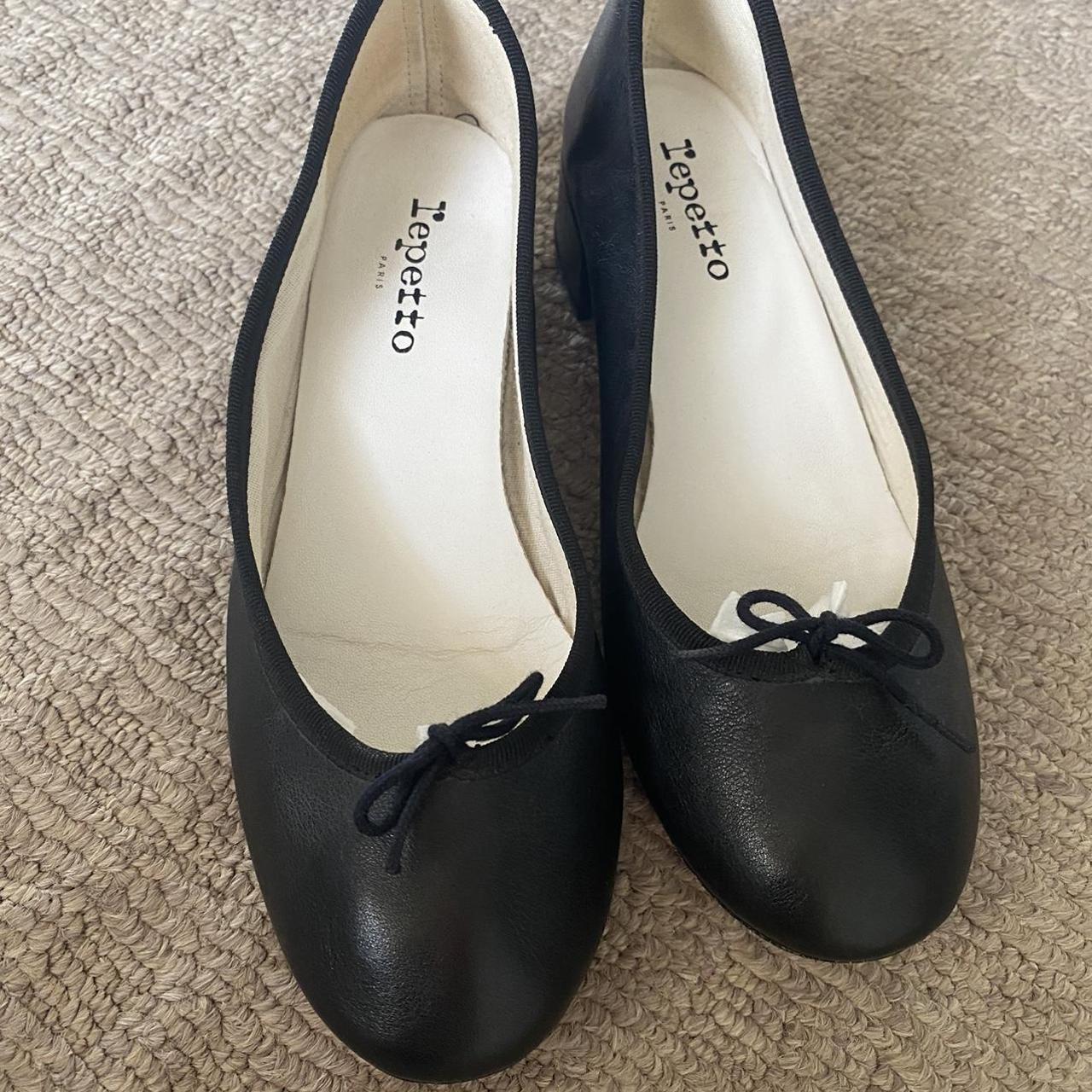 Repetto Women's Black Ballet-shoes | Depop