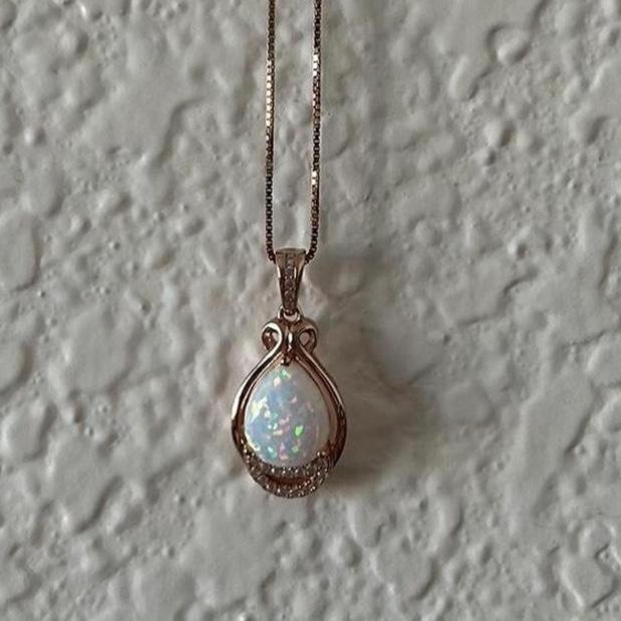🍊Stunning rose gold Opal necklace! I’ve only work it... - Depop