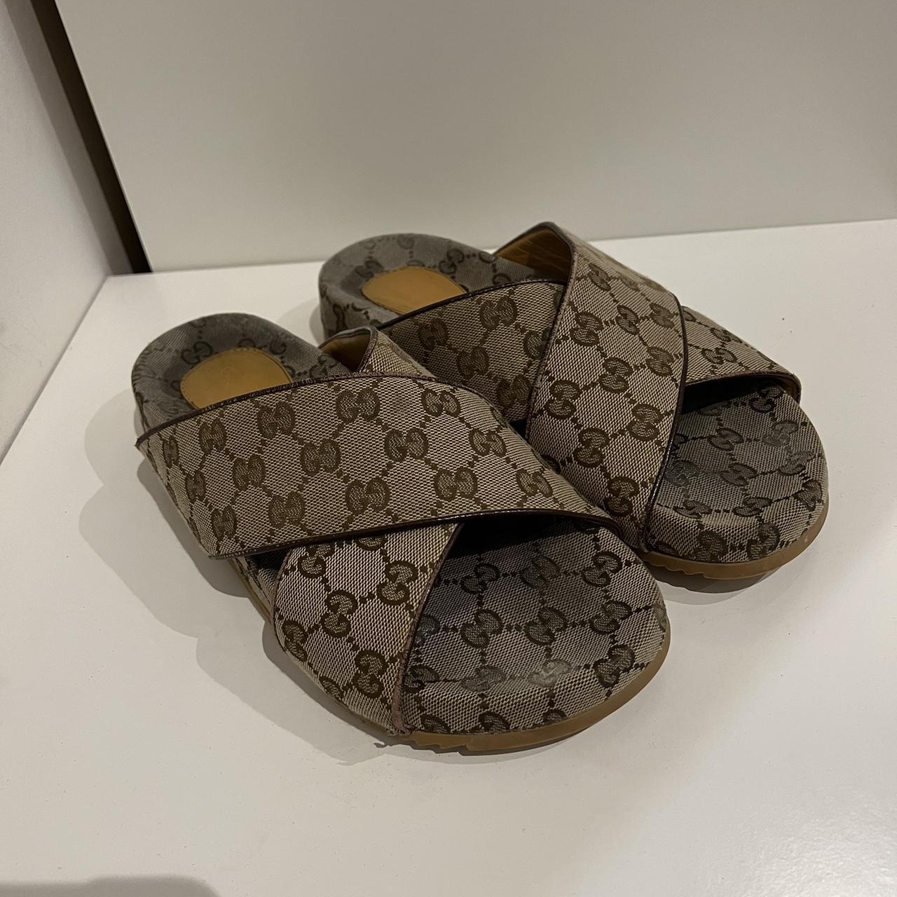 Gucci Men's Tan and Cream Slides | Depop