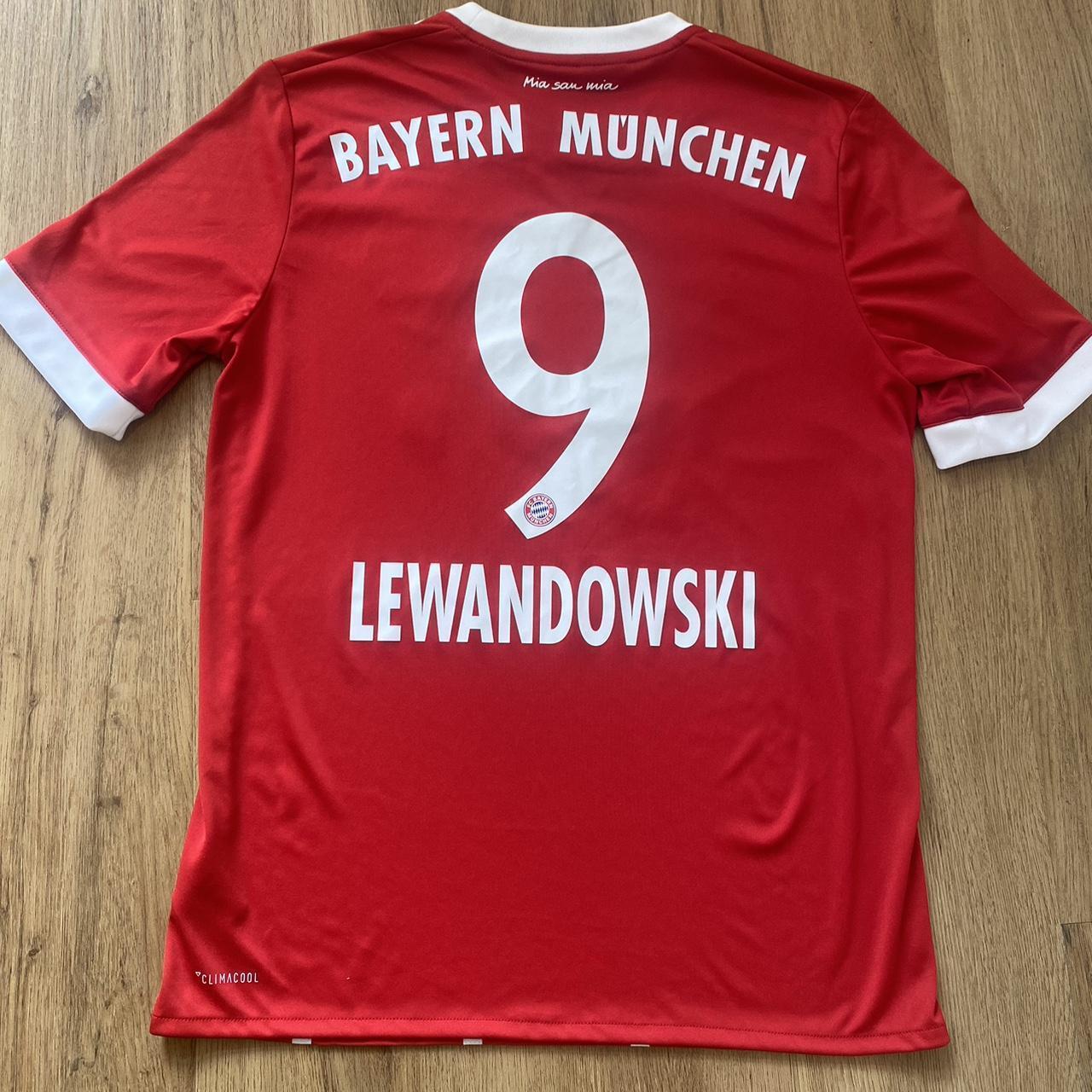 2017-18 *9 Robert Lewandowski Adidas Home Bayern... - Depop
