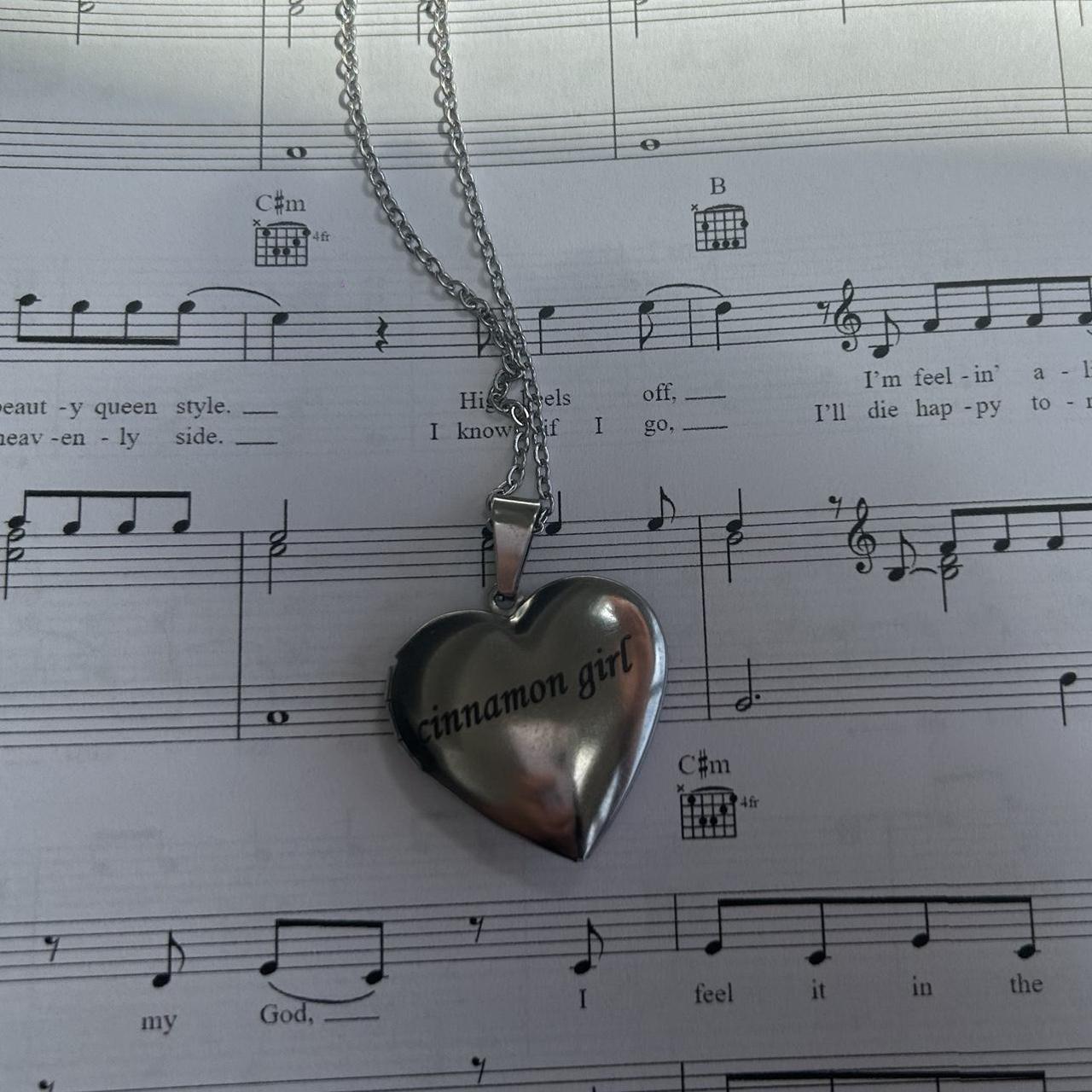 Lana del Rey necklace The locket opens and... - Depop