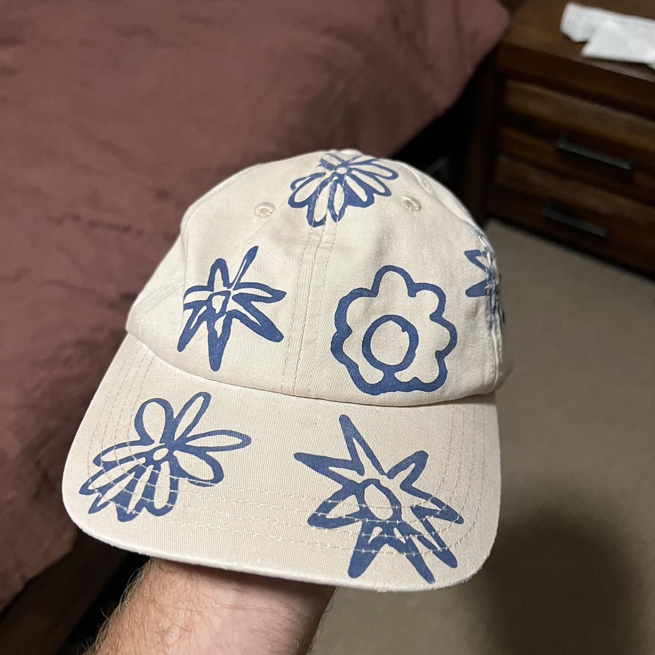 Lofi flower hat - Depop