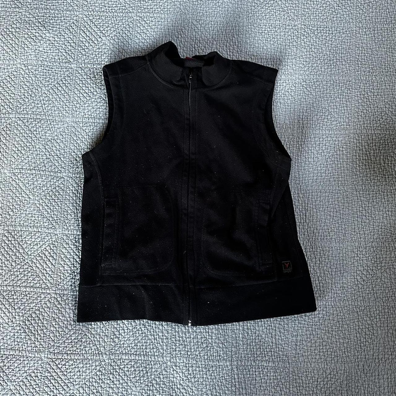 small black fleece zip up vest - Depop