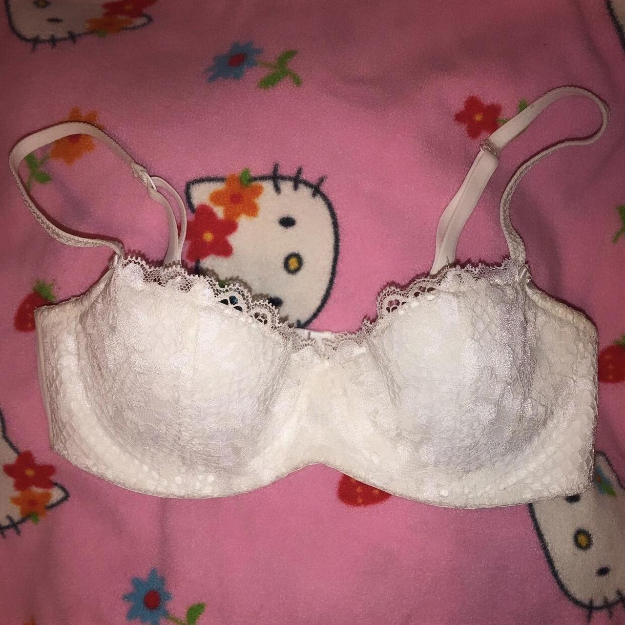 Cutest white 32C Adore me bra! Unfortunately it does... - Depop