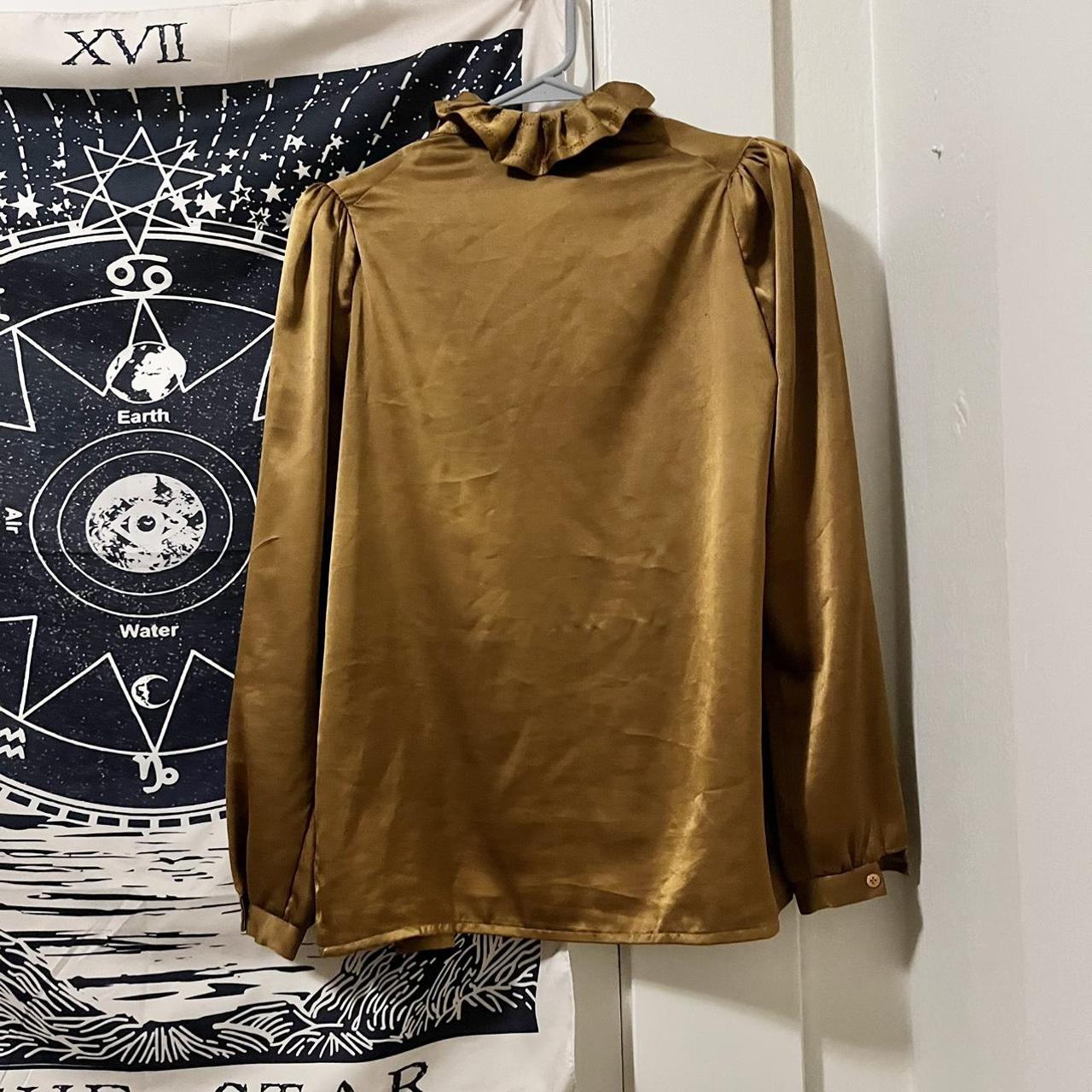 Vintage long sleeved ruffle neck top 👕🤎 1970’s or... - Depop