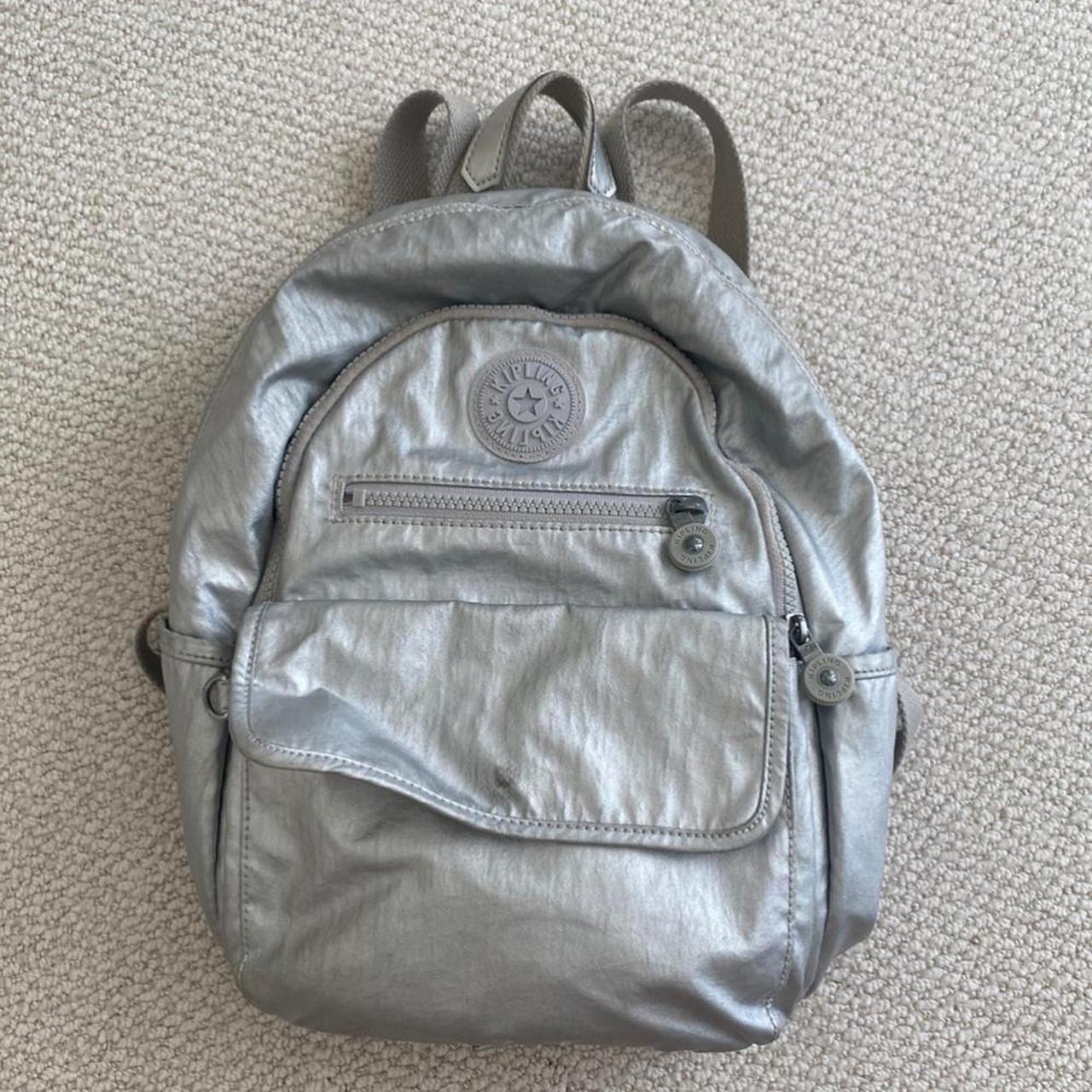 Silver refer to the last pic for size comparison - Depop