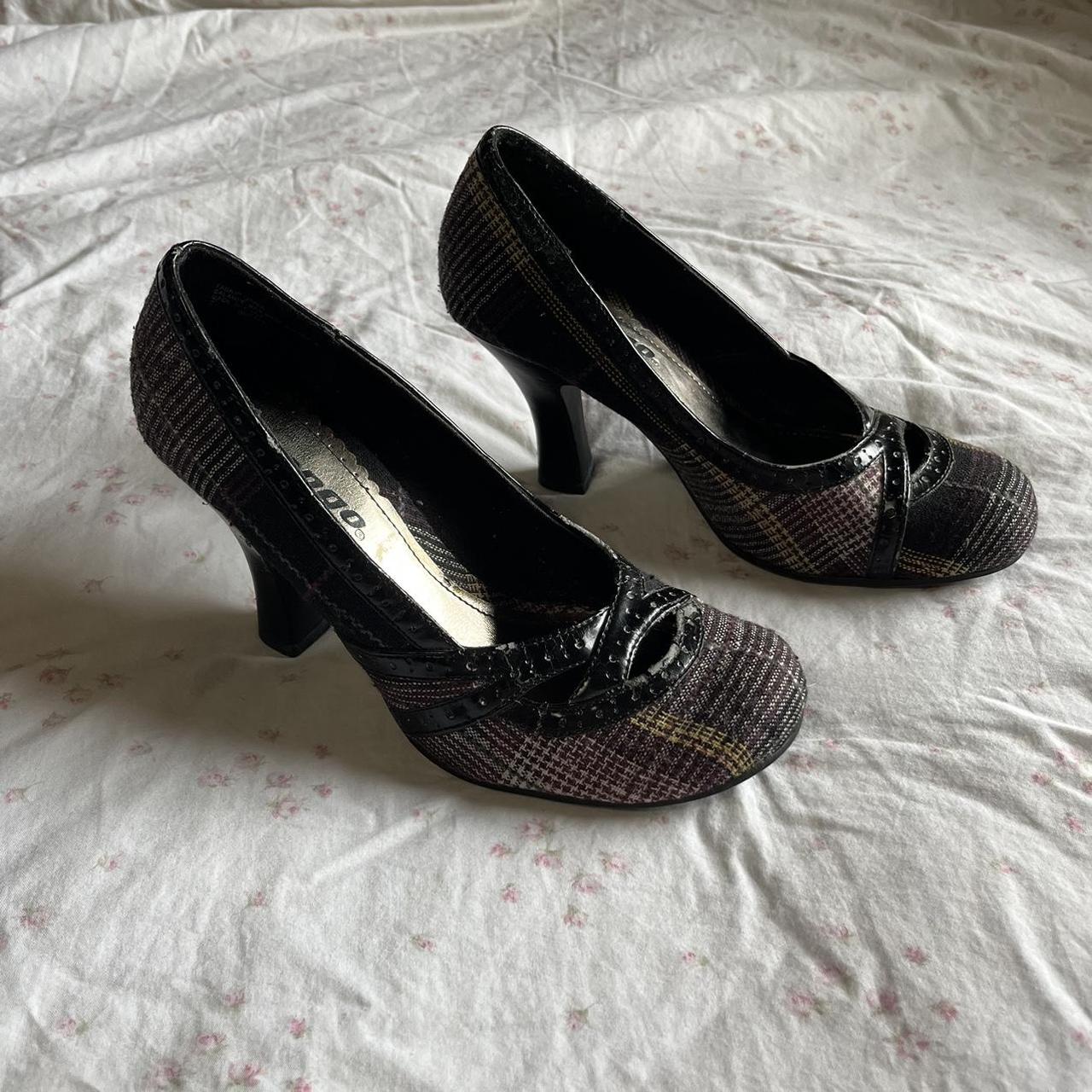 beautiful pattern bongo high heels εїз price is... - Depop