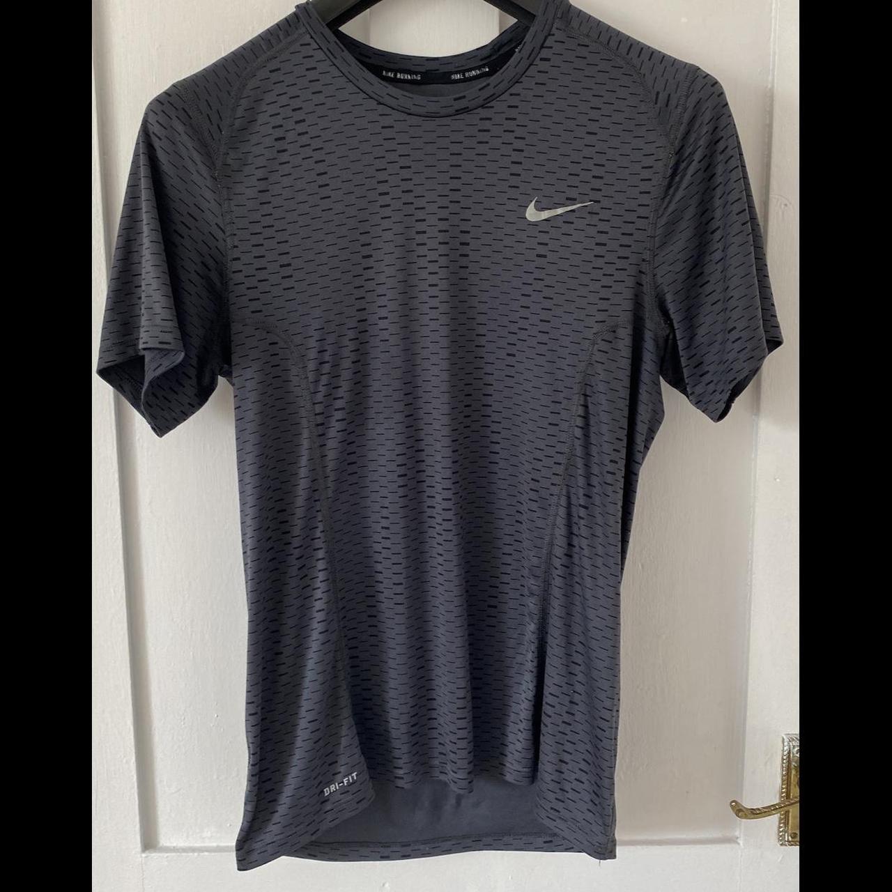 Nike dry fit T-shirt grey patterned - Depop