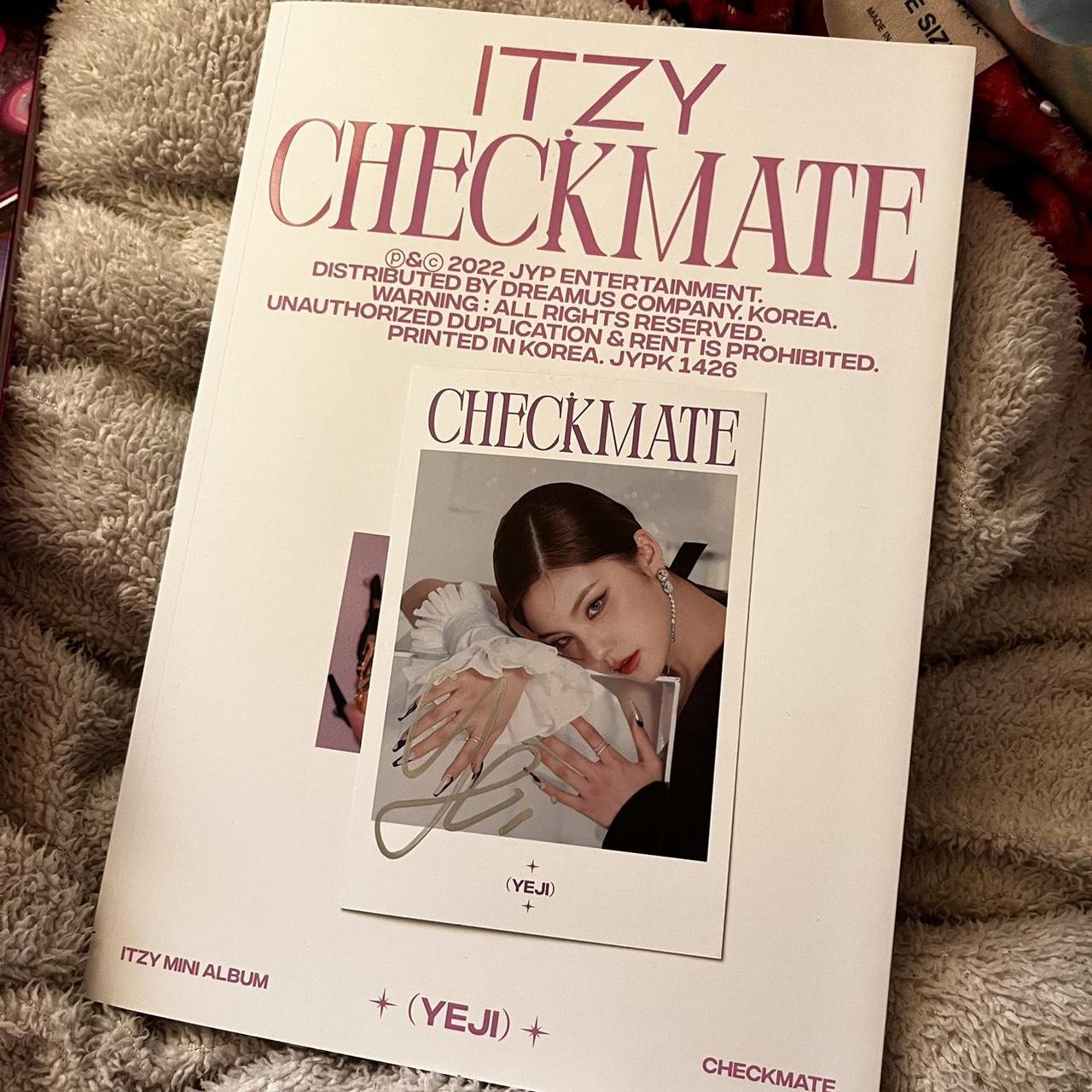 itzy yeji signed checkmate album! #itzy #yeji... - Depop