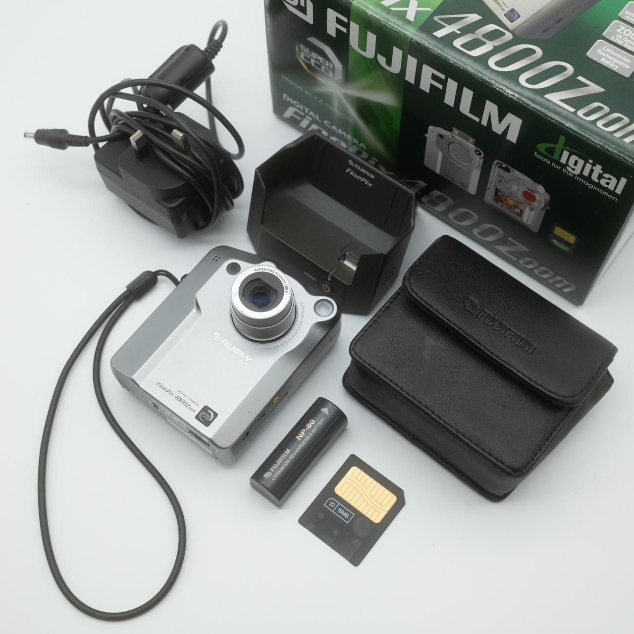 Camera: Fujifilm FinePix 4800Zoom ... - Depop