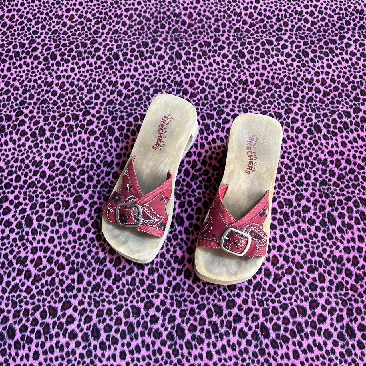 insane 2000s skechers platform sandals💋the way these... | Depop