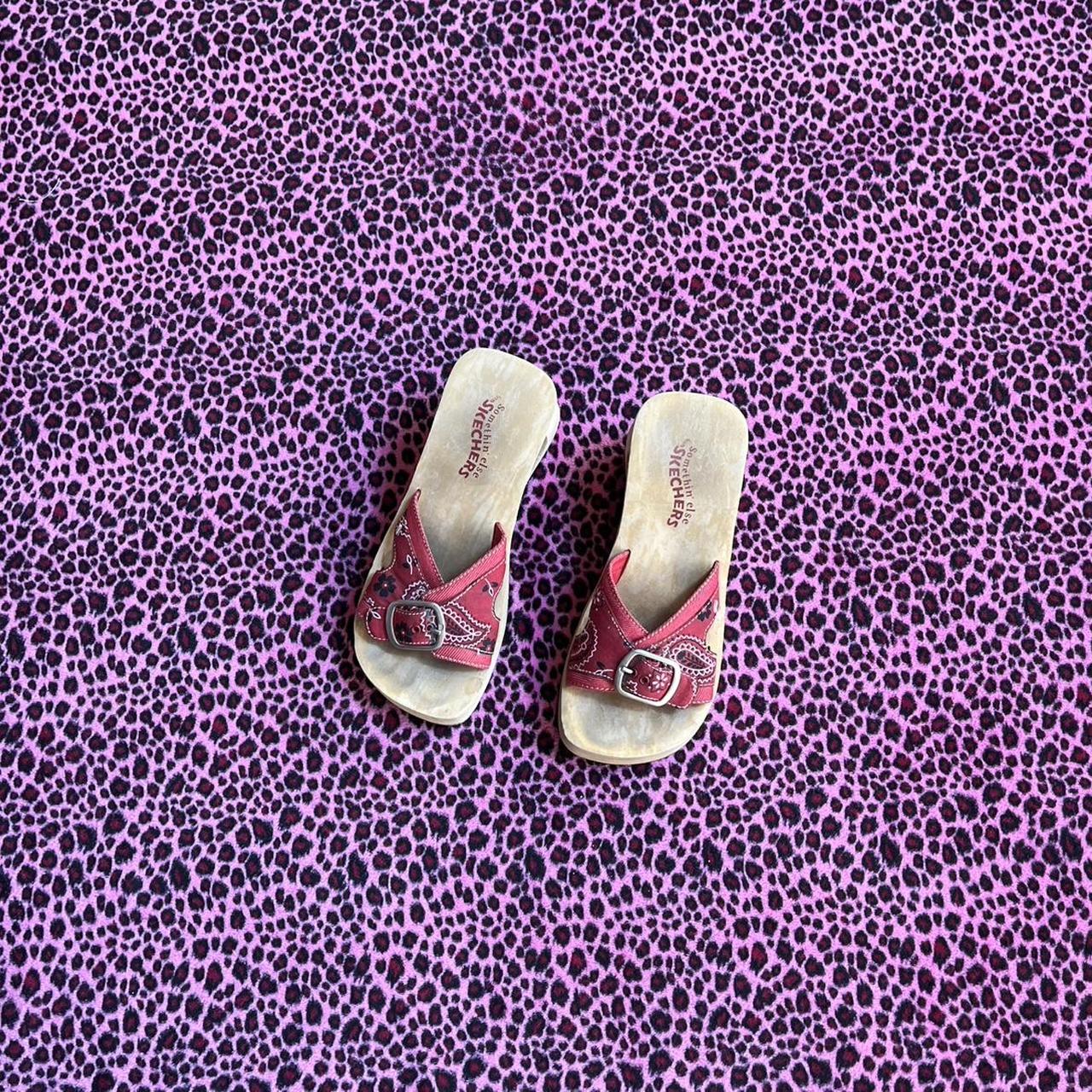 insane 2000s skechers platform sandals💋the way these... | Depop