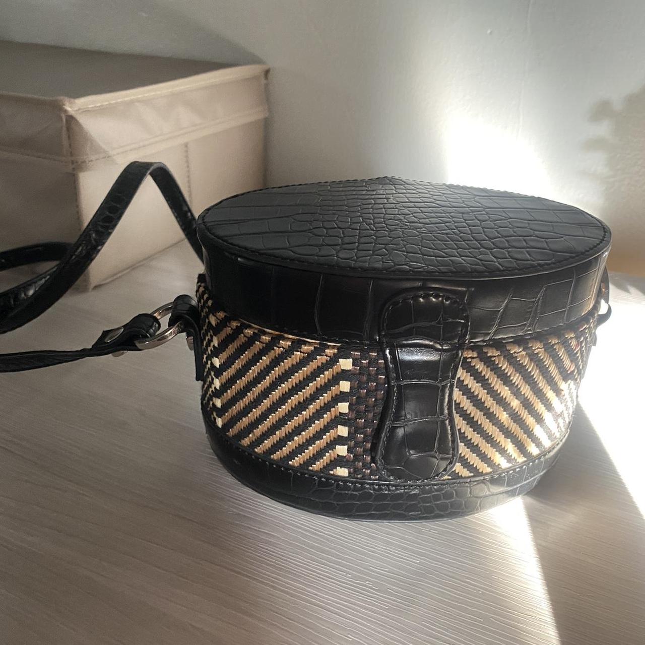small box bag purse ☆、in good condition, just has... - Depop