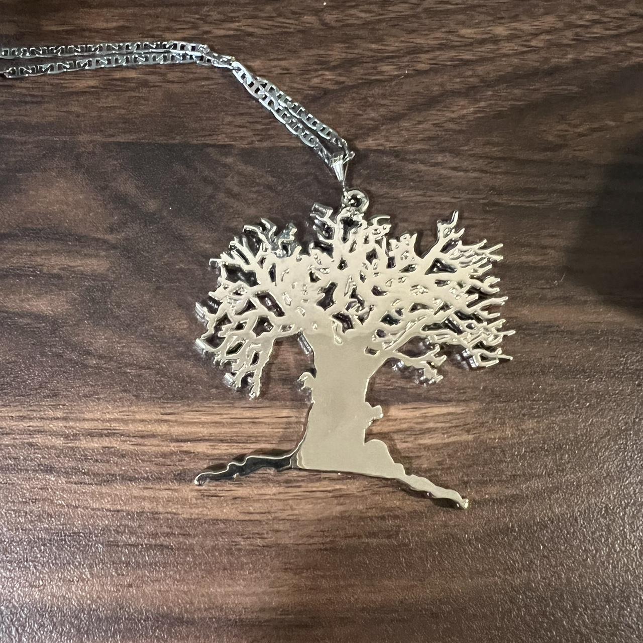 READ DESC MINI HAROLD CHAIN FROM FIRST HAUNTED... - Depop