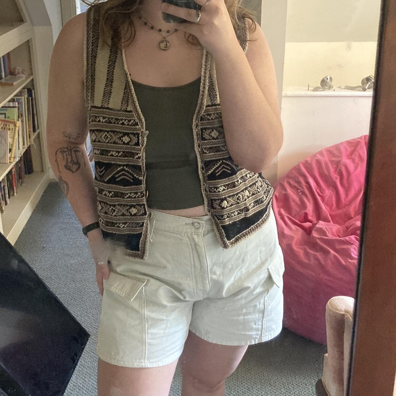 Vest try on pics!! - Depop