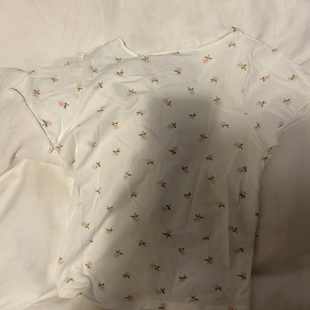 Brandy Melville Floral gina top in white Bought but... - Depop