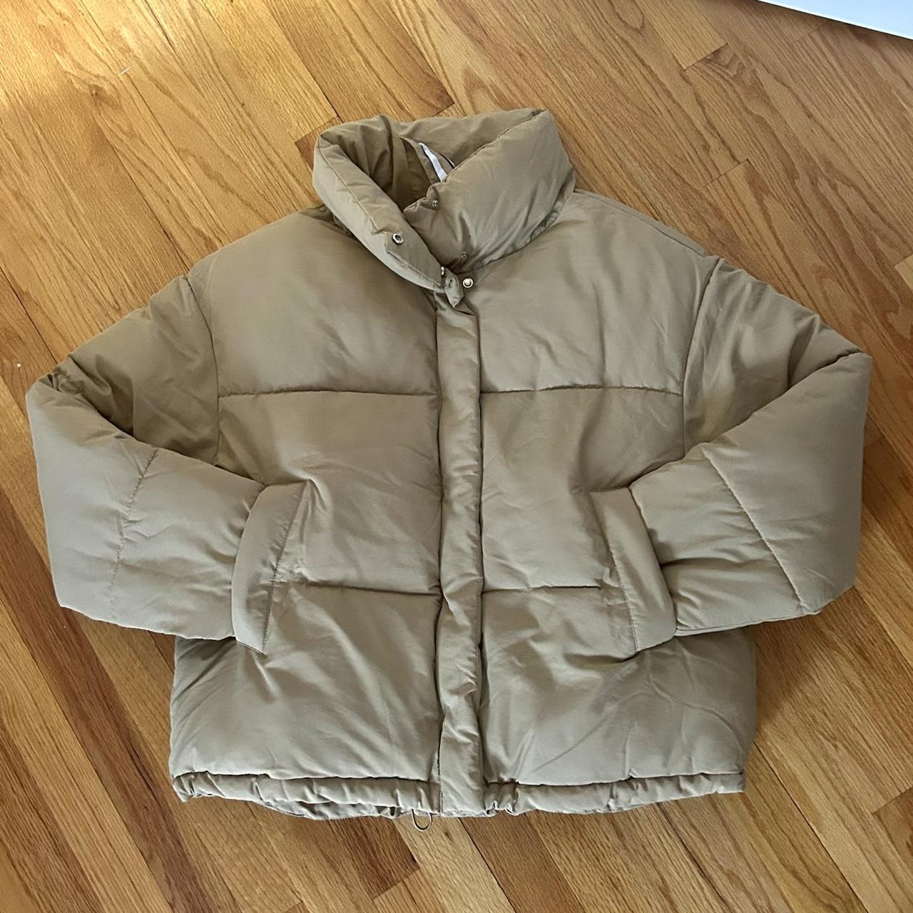 Tan Mini Puffer Coat 🪩🤎 This cute little puffer... - Depop