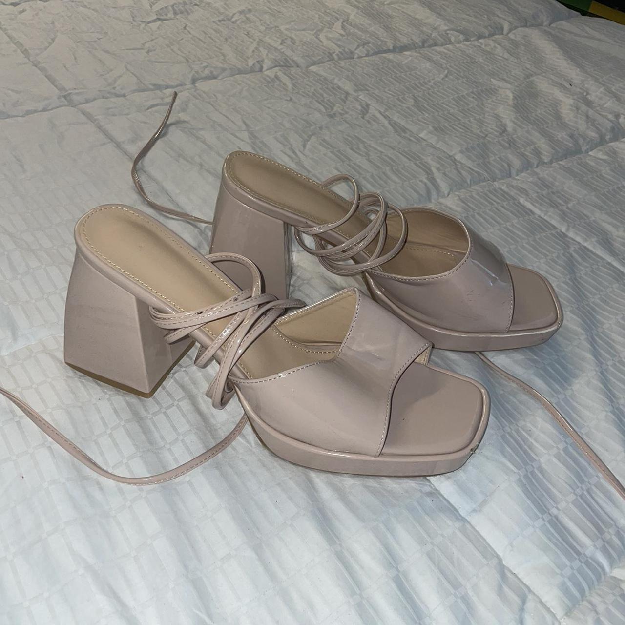Women's Tan and Cream Courts | Depop
