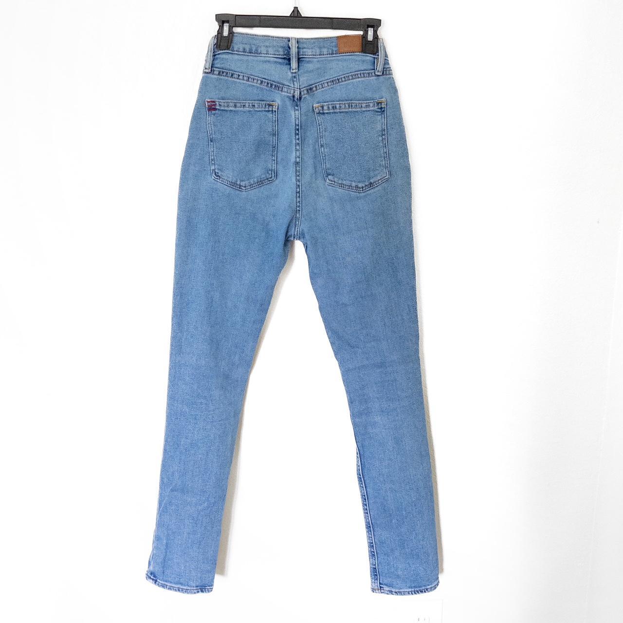 BDG Girlfriend High Rise Jeans Size: 27 (measures... - Depop