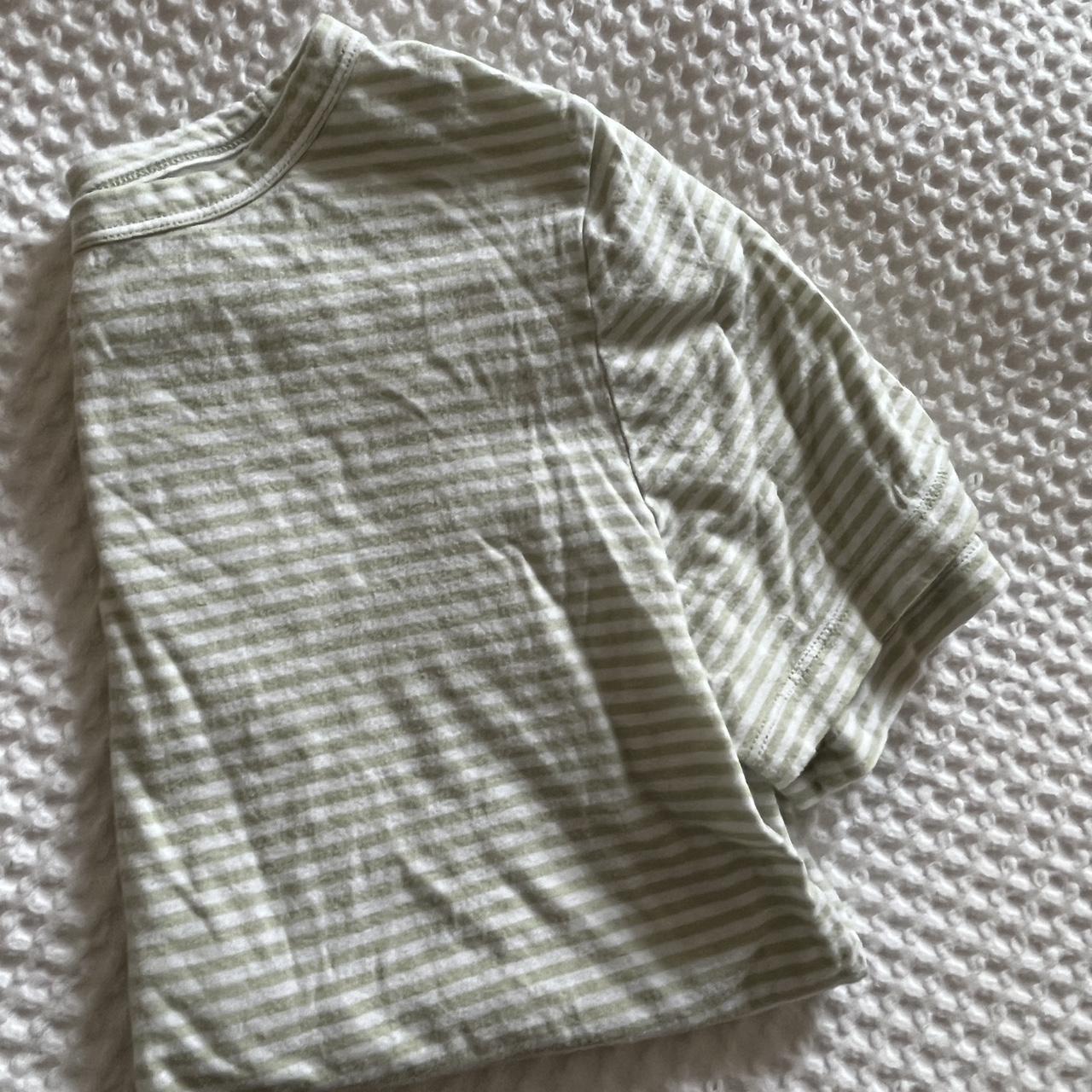 Universal Thread Women's T-shirt | Depop