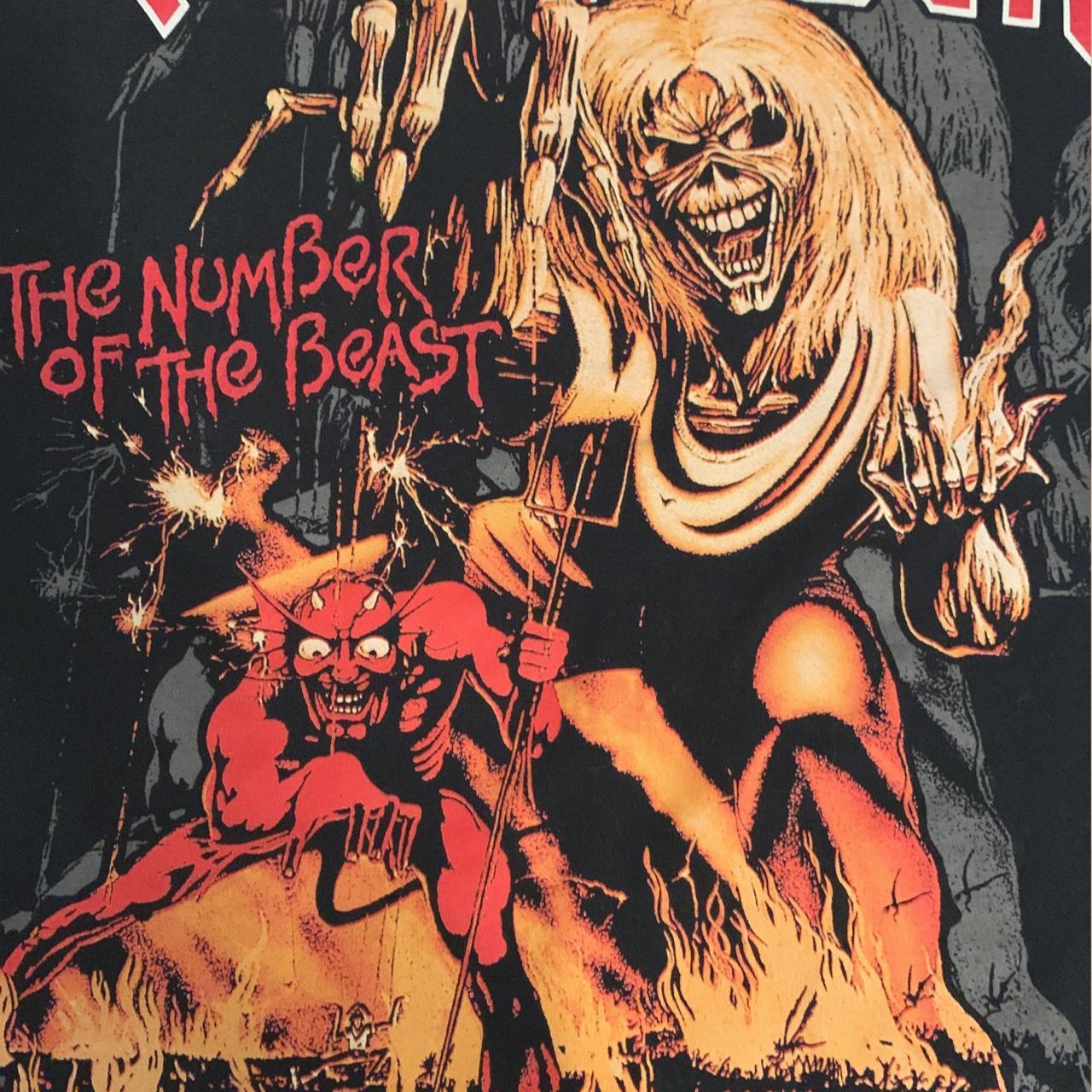 DW Women's Black and Red T-shirt | Depop