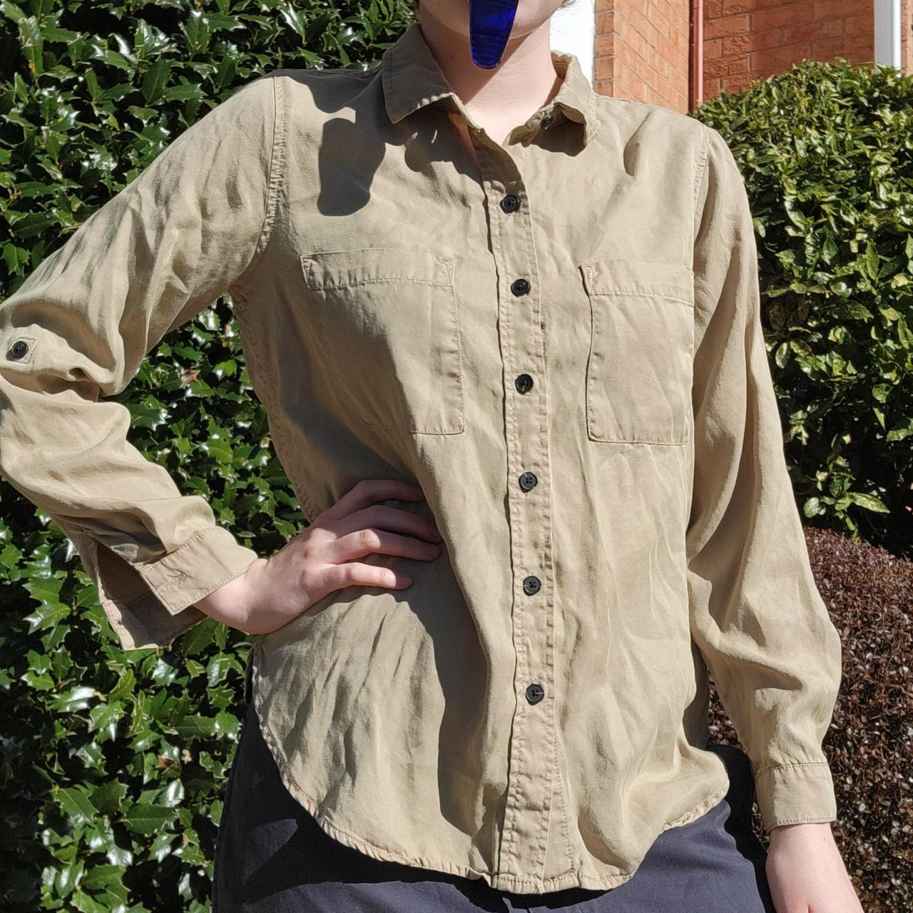 ☆⋆｡ lyocell beige button down shirt 𖦹°‧☆ size -... - Depop