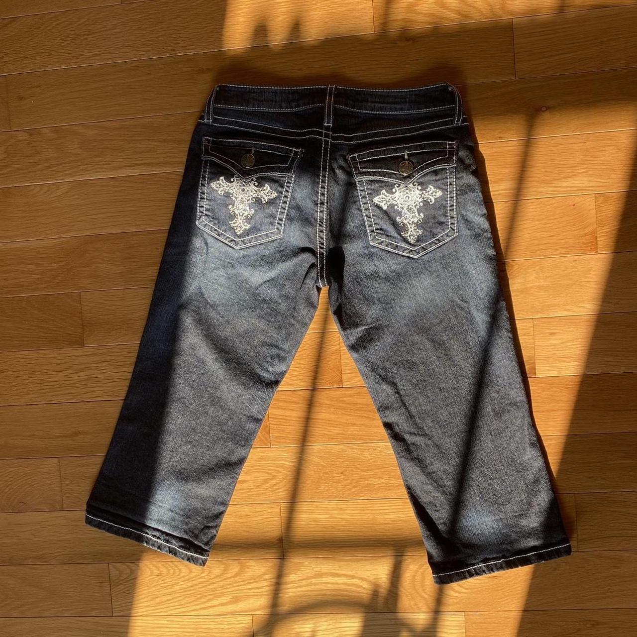 Absolutely perfect Wrangler denim capris!! These... - Depop