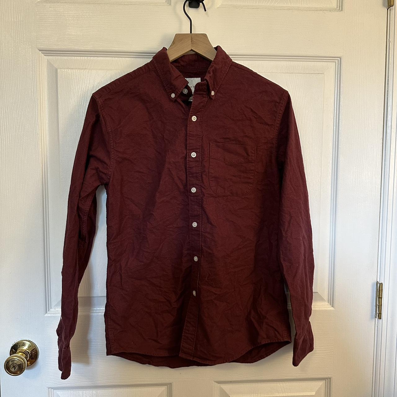 👕 maroon button up 👕 size small - Depop