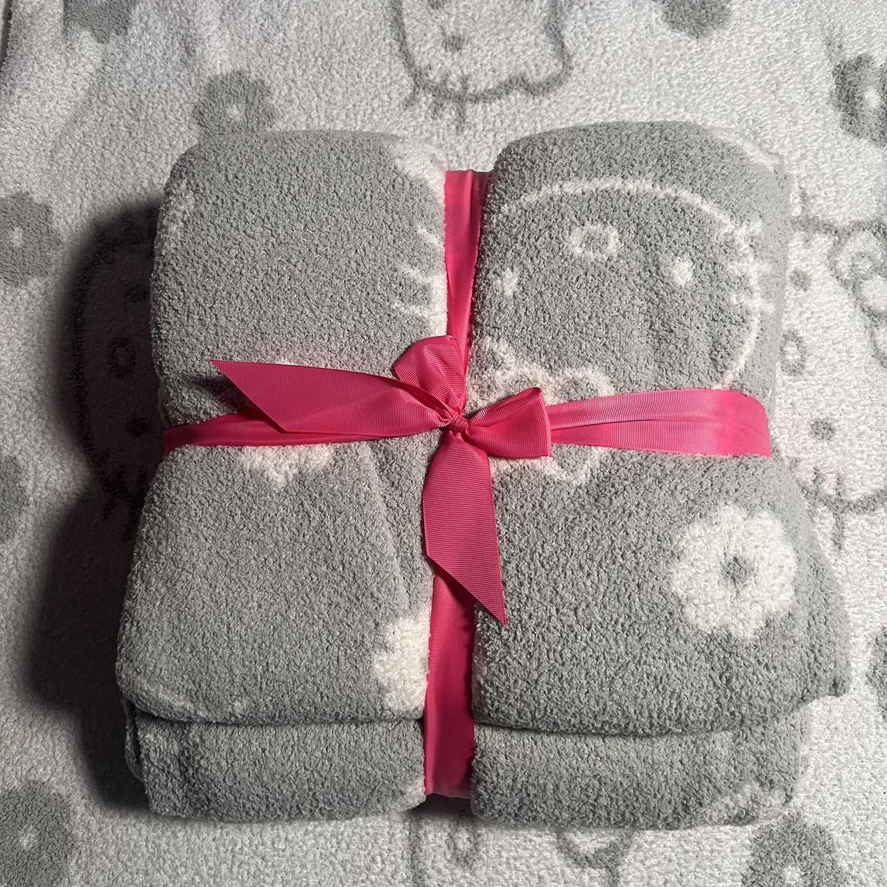 HELLO KITTY twin sized blanket 60” by 90” - Depop