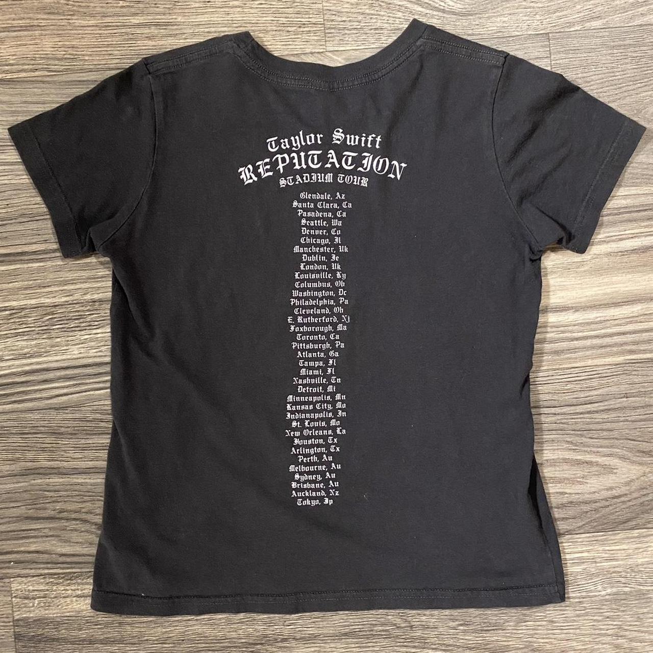 Taylor Swift Reputation Tour Shirt ~size... - Depop