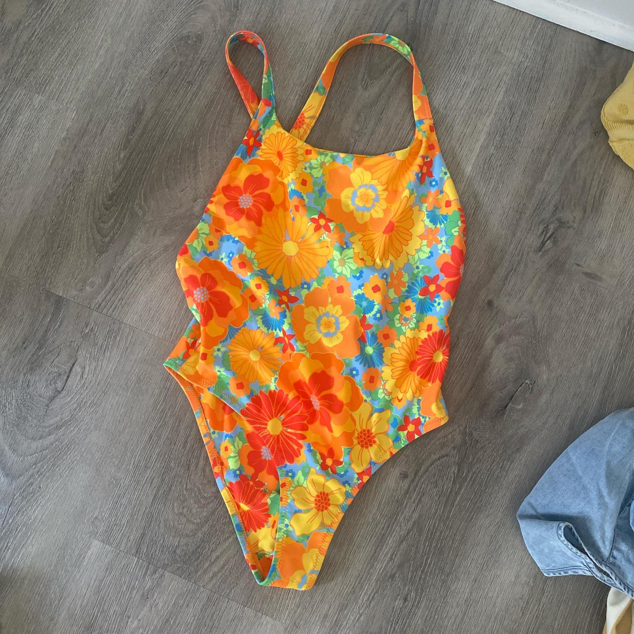 Only worn once kulani kini suit! Size small - Depop