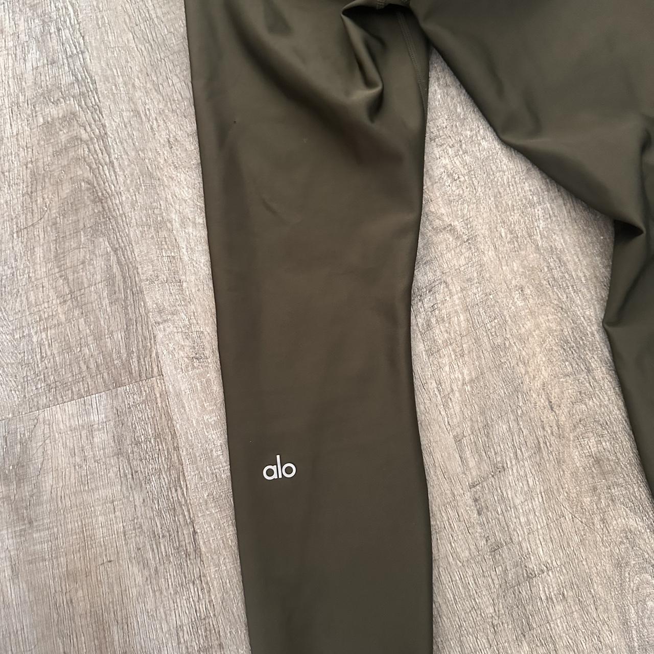 Alo yoga pants XS - Depop