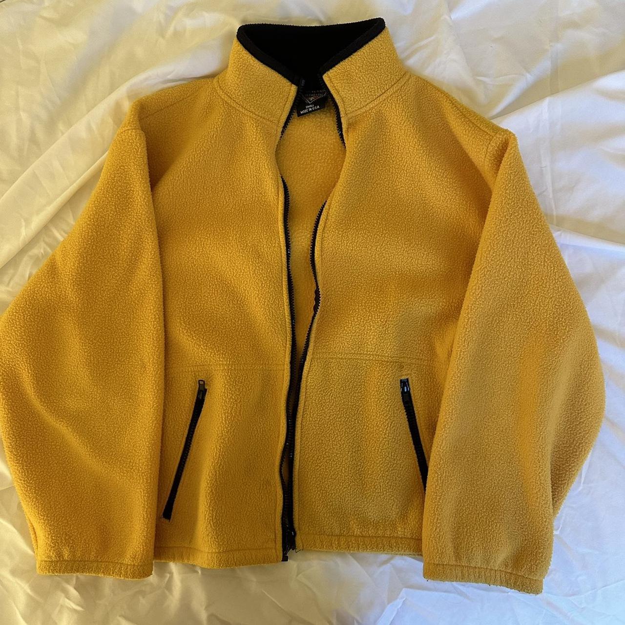 Vintage yellow fleece - Depop